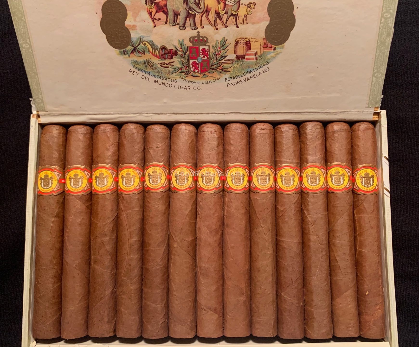 El Rey del Mundo Gran Coronas 2001 Dress Box of 25 cigars 17429