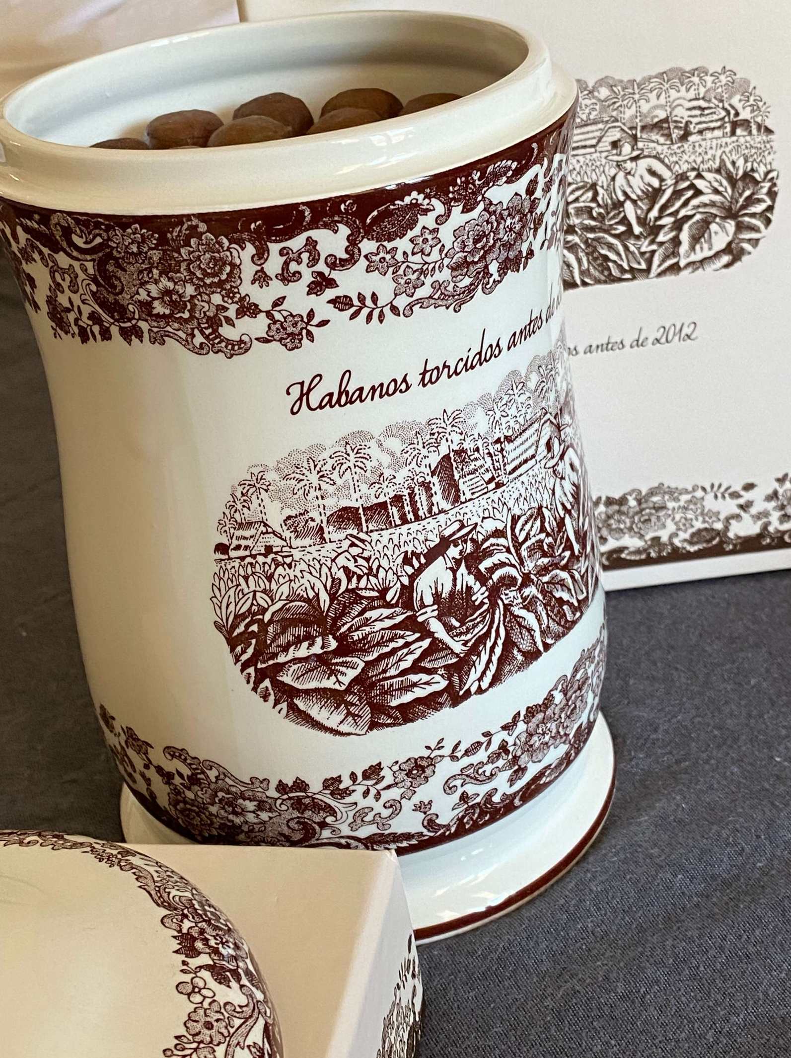 Romeo y Julieta Short Churchills Serie Sevilla Jar 2020 Ceramic Jar of ...