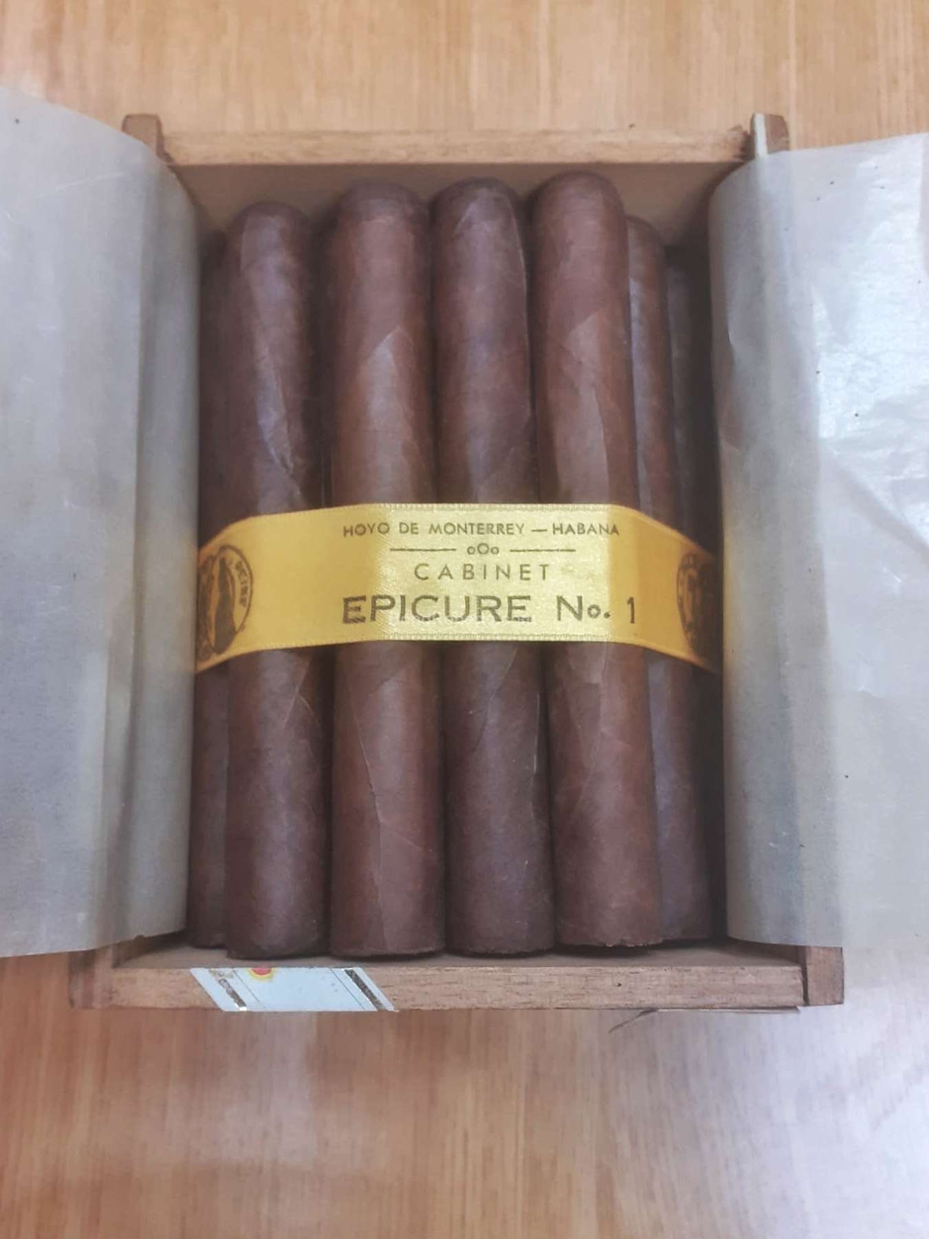 Hoyo de Monterrey Epicure No.1 1999 Slide Lid Box of 25 cigars 17417