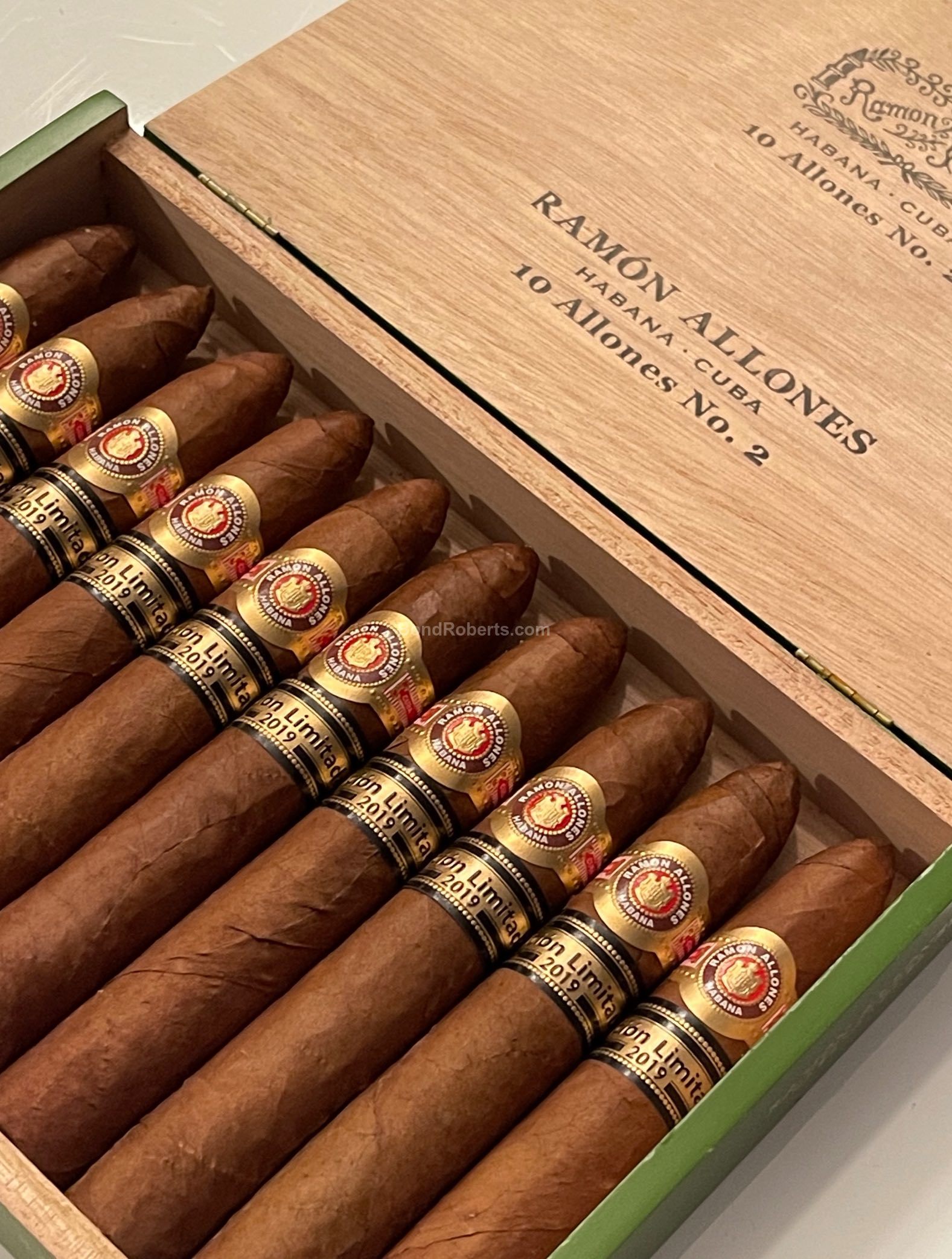 Ramón Allones Allones No. 2 Edición Limitada 2019 Luxury box of 10 ...