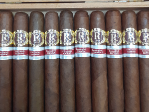 Vegas Robaina Maestros Edición Regional España 2007 Varnished Boîte ...