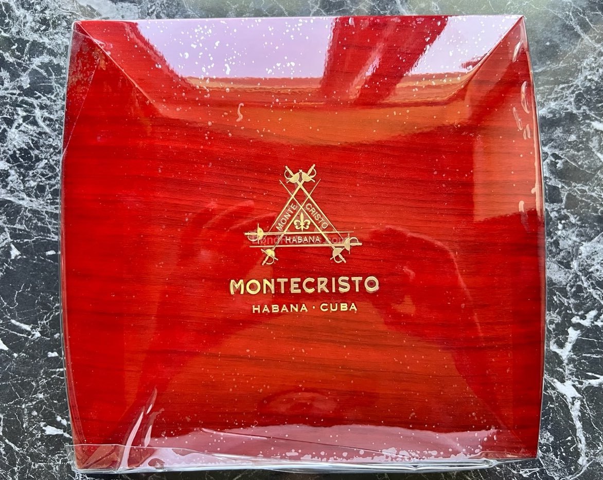 Montecristo Double Edmundo Travel Humidor 2020 Humidor of 10 cigars 20586
