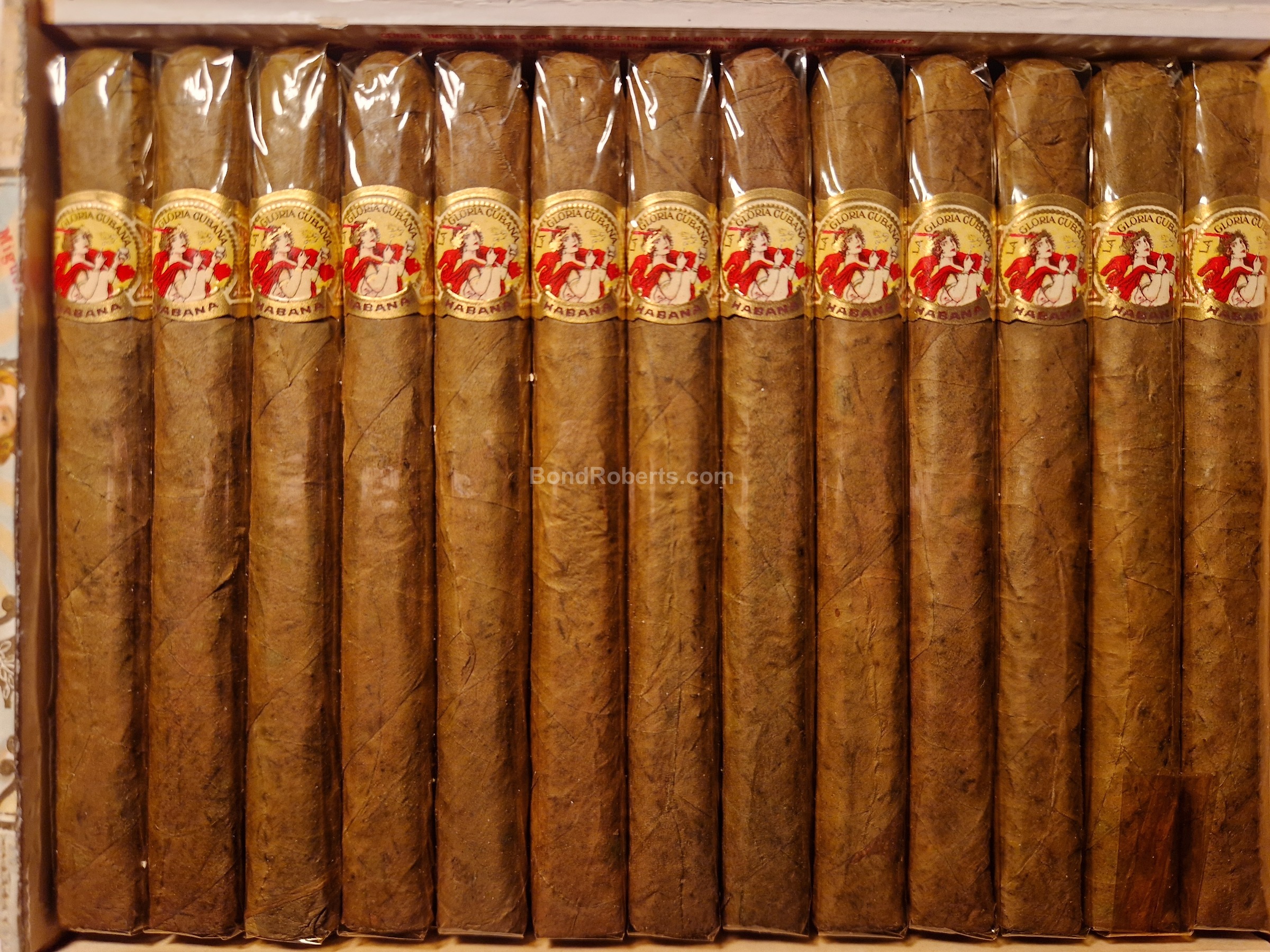 La Gloria Cubana Cremas Finas Dress box of 25 cellophane-wrapped cigars ...