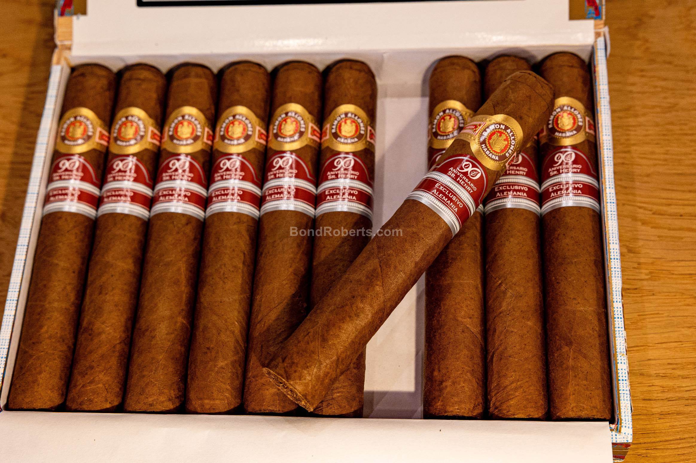 Ramón Allones Sr. Henry Edición Regional Alemania 2022 Dress Box of 10 ...