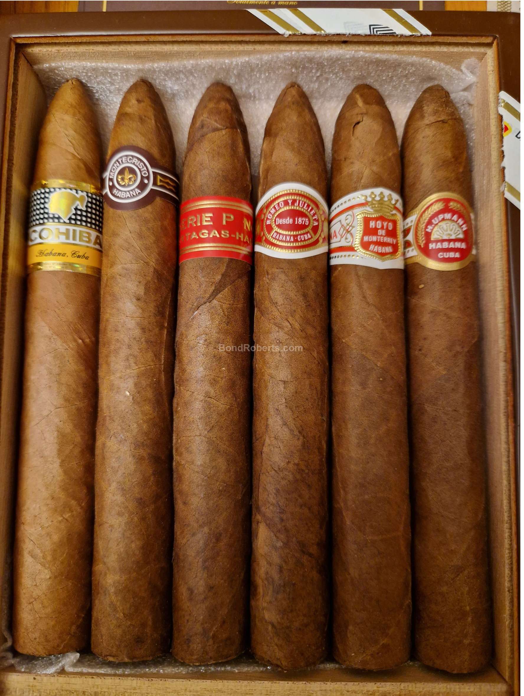 Habanos Pirámides Selección Pirámides 2016 Selection box of 6 cigars 16778