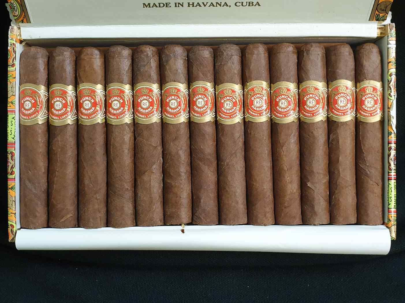 Punch Petit Punch 2008 Dress Box of 25 cigars 1608