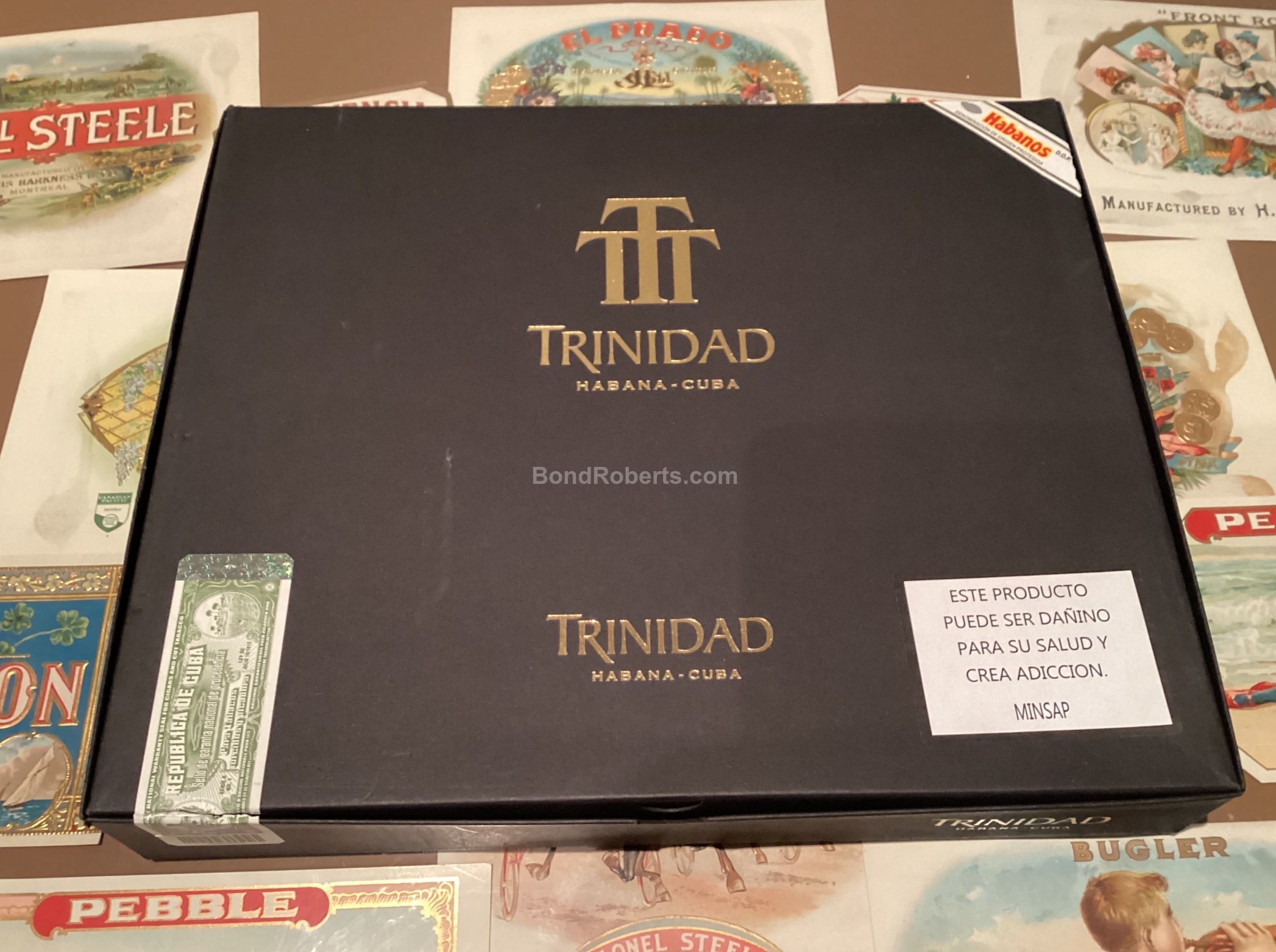 Trinidad Robustos Extra Travel Humidor 2022 Humidor of 14 cigars 17796