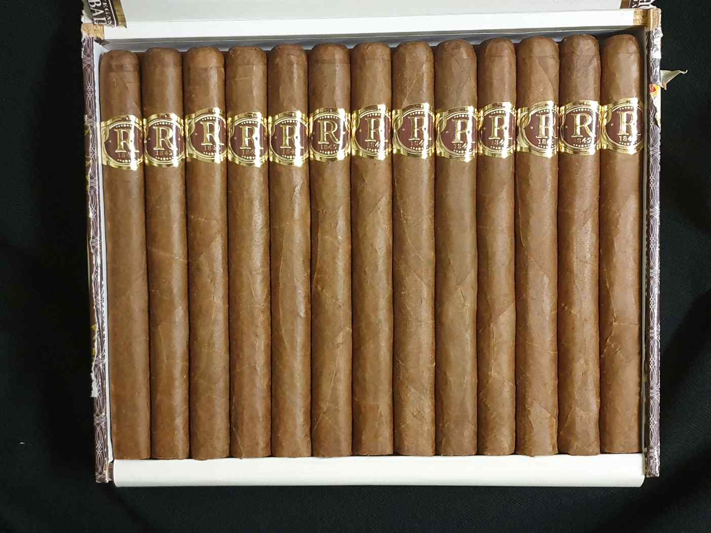 Vegas Robaina Clásicos 2006 Dress Box of 25 cigars 1095