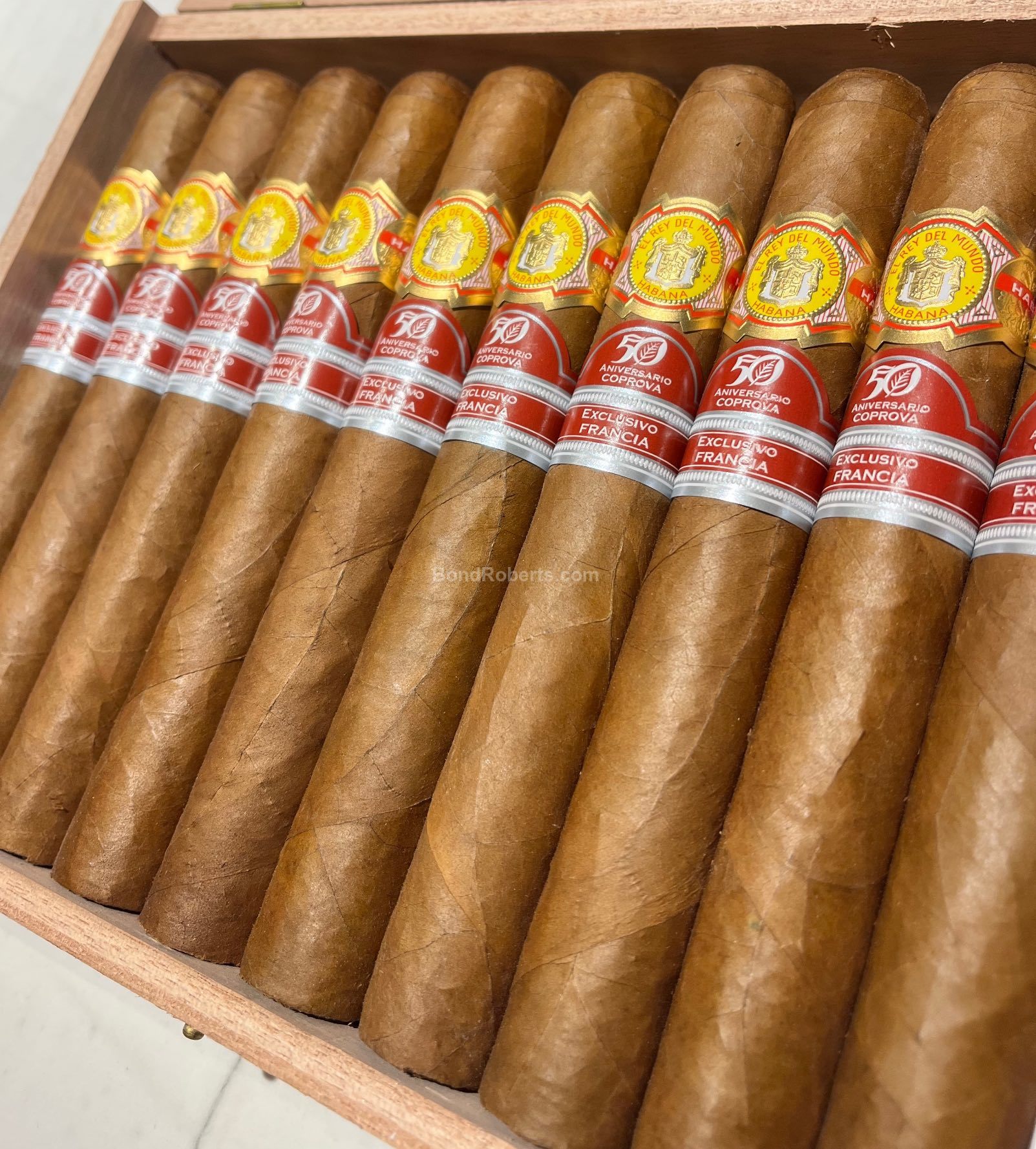 El Rey del Mundo L'Epoque Edición Regional Francia 2021 Numbered dress ...