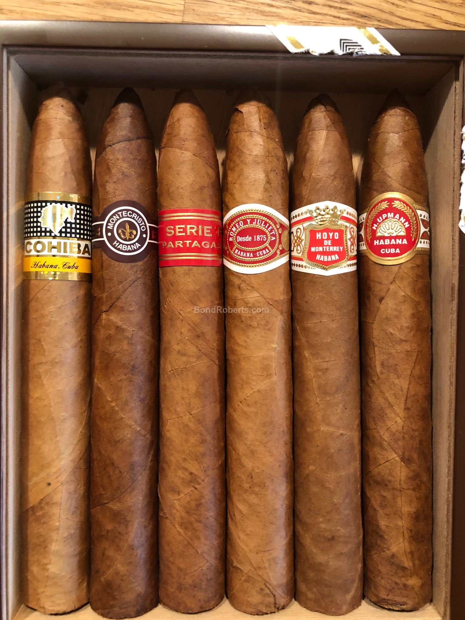 Habanos Pirámides Selección Pirámides 2017 Selection box of 6 cigars 15258