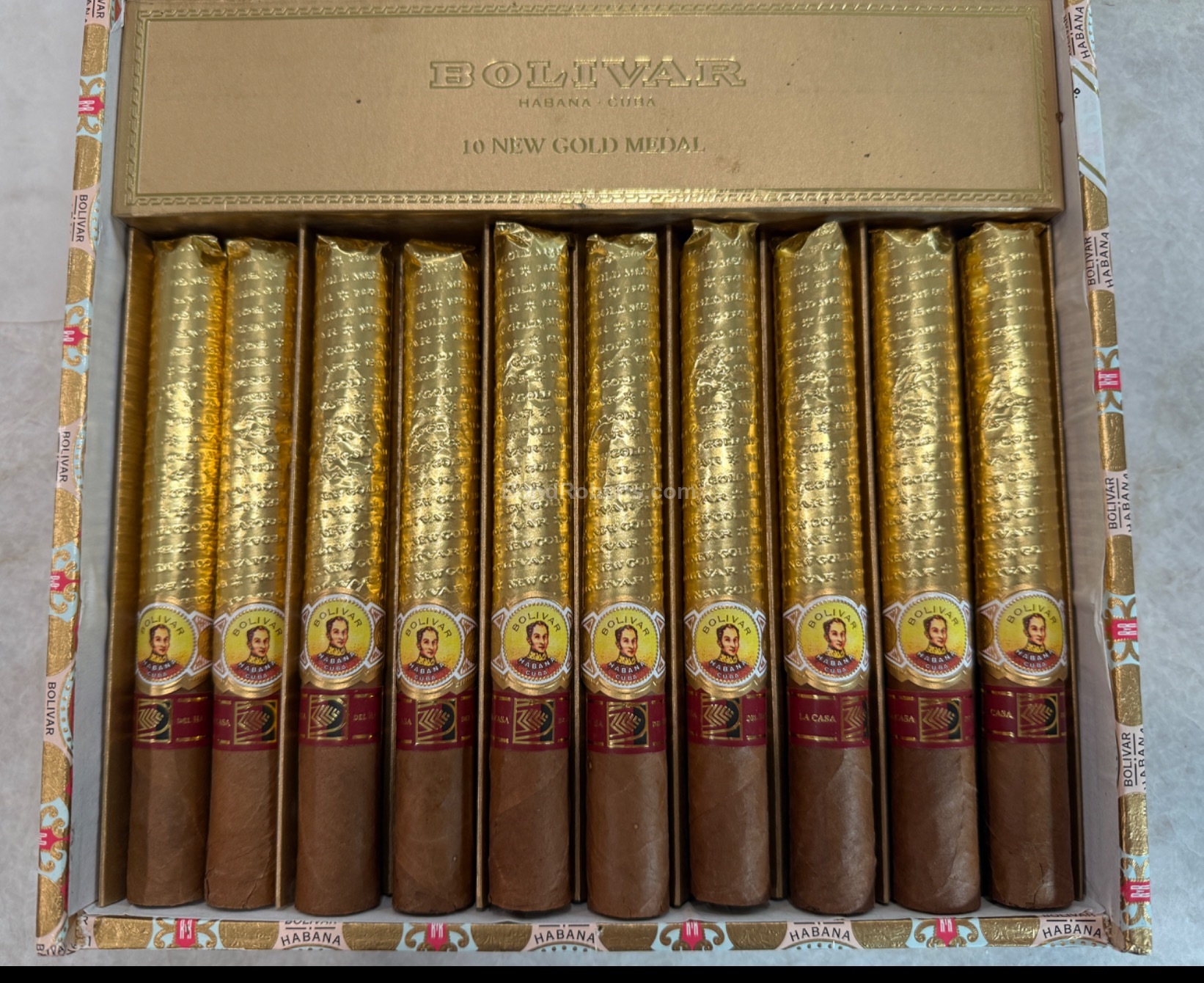 Bolívar New Gold Medal LCDH Exclusivo 2023 Dress box of 10 cigars in ...