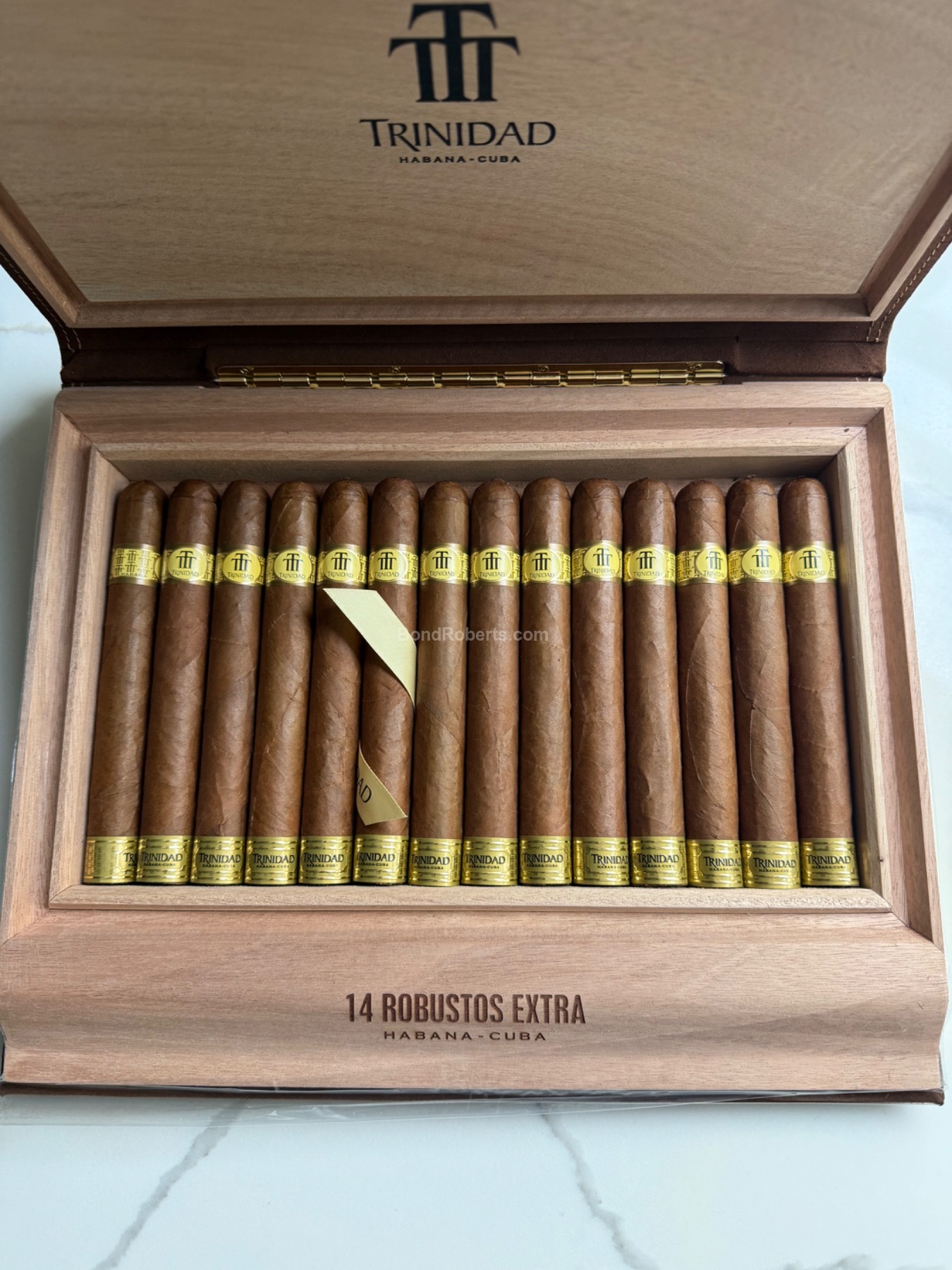 Trinidad Robustos Extra Travel Humidor 2020 Humidor of 14 cigars 45209
