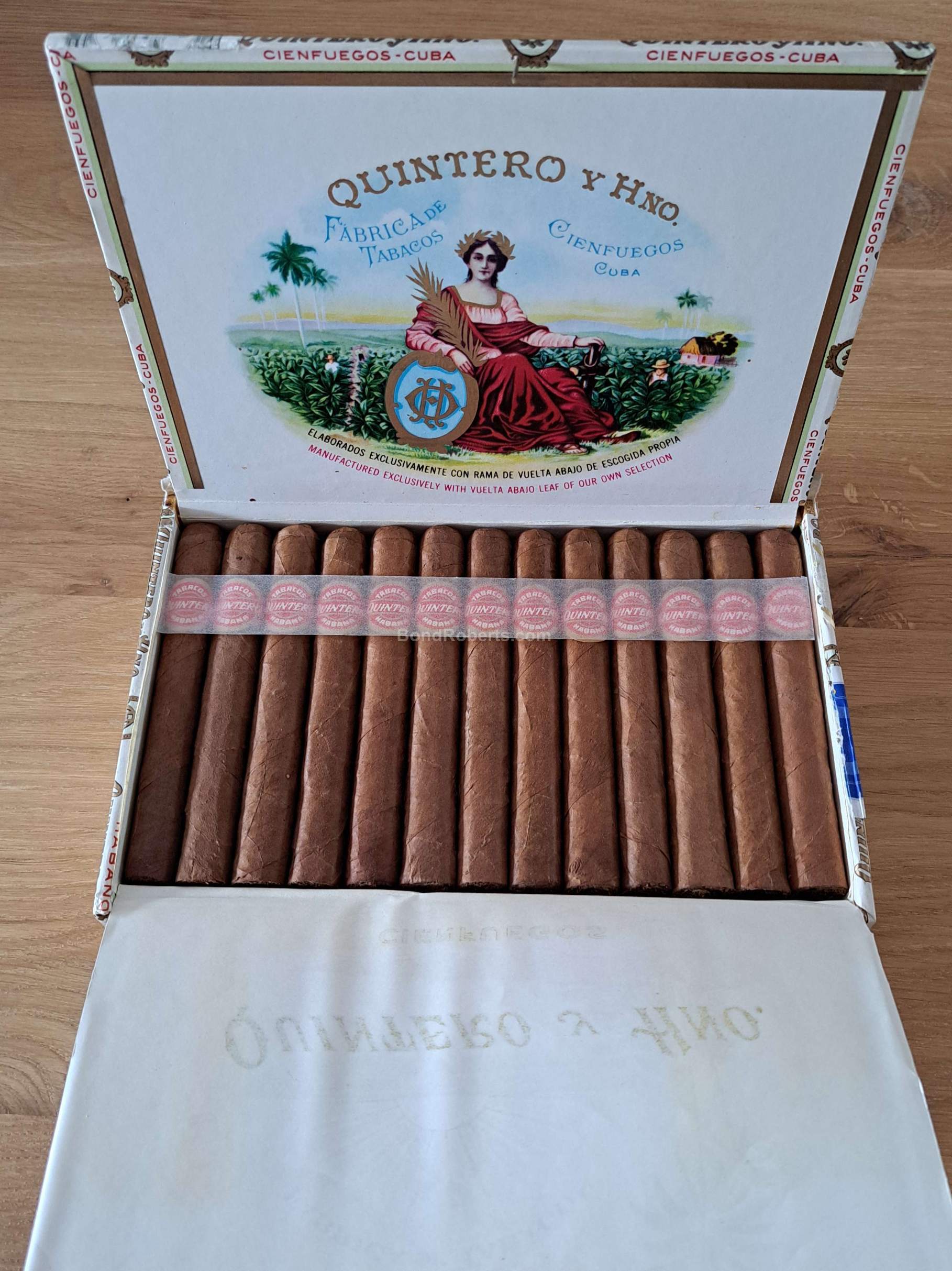 Quintero Londres Extra 2005 Dress Box of 25 cigars 14461