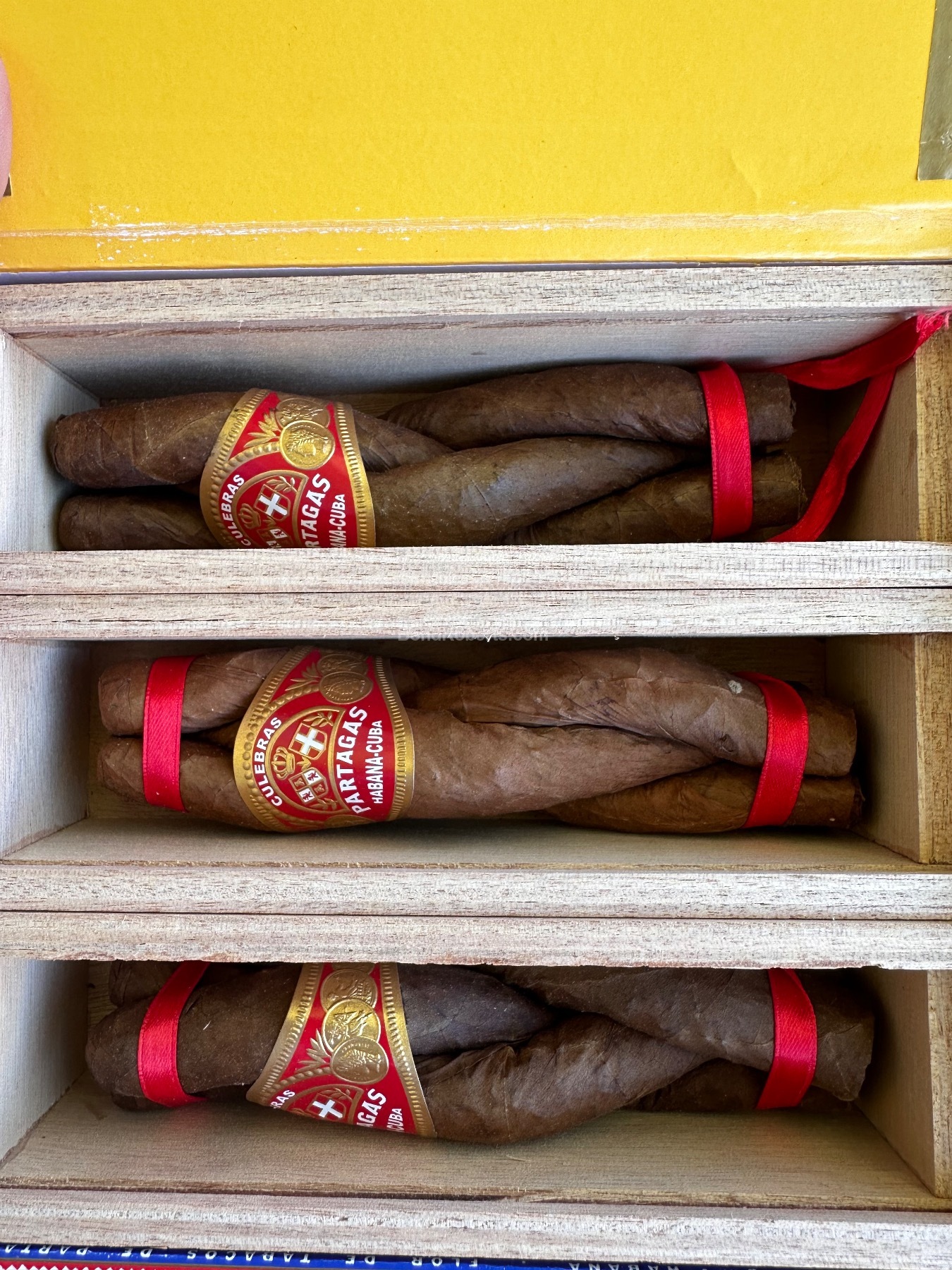 Partagás Culebras LCDH Exclusivo 2019 Dress Box of 9 cigars in 3 slide ...