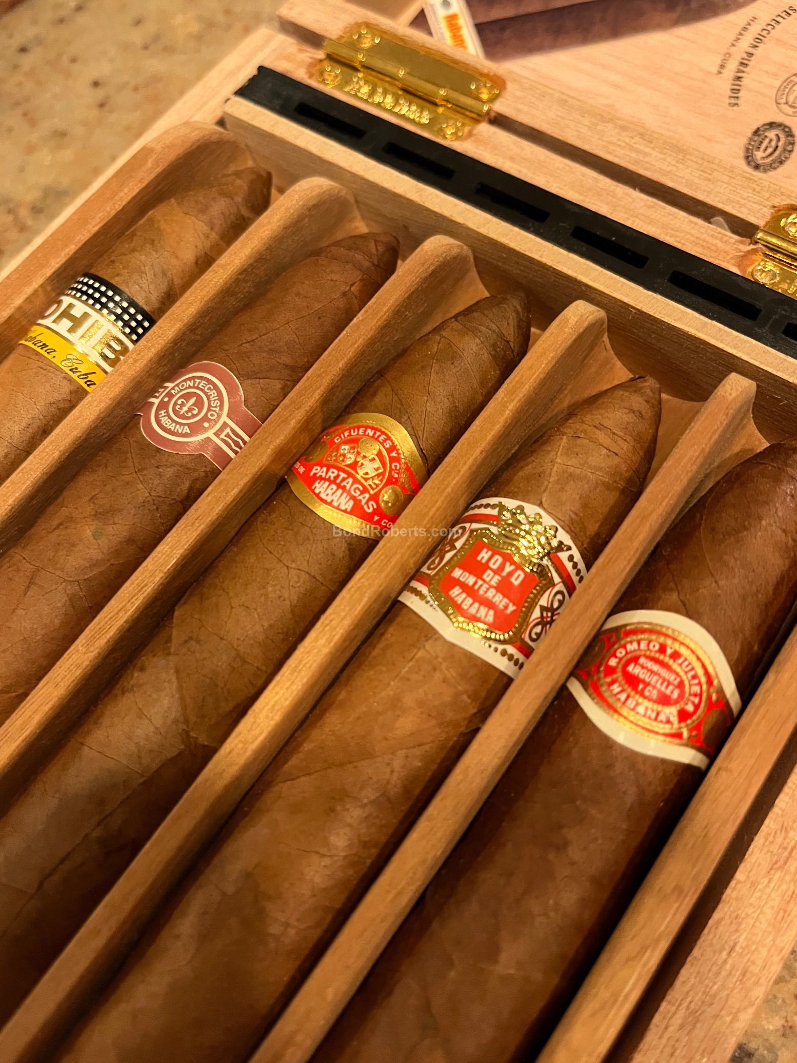 Habanos Pirámides Selección Pirámides (Disc.) 2005 Selection Box of 5 ...