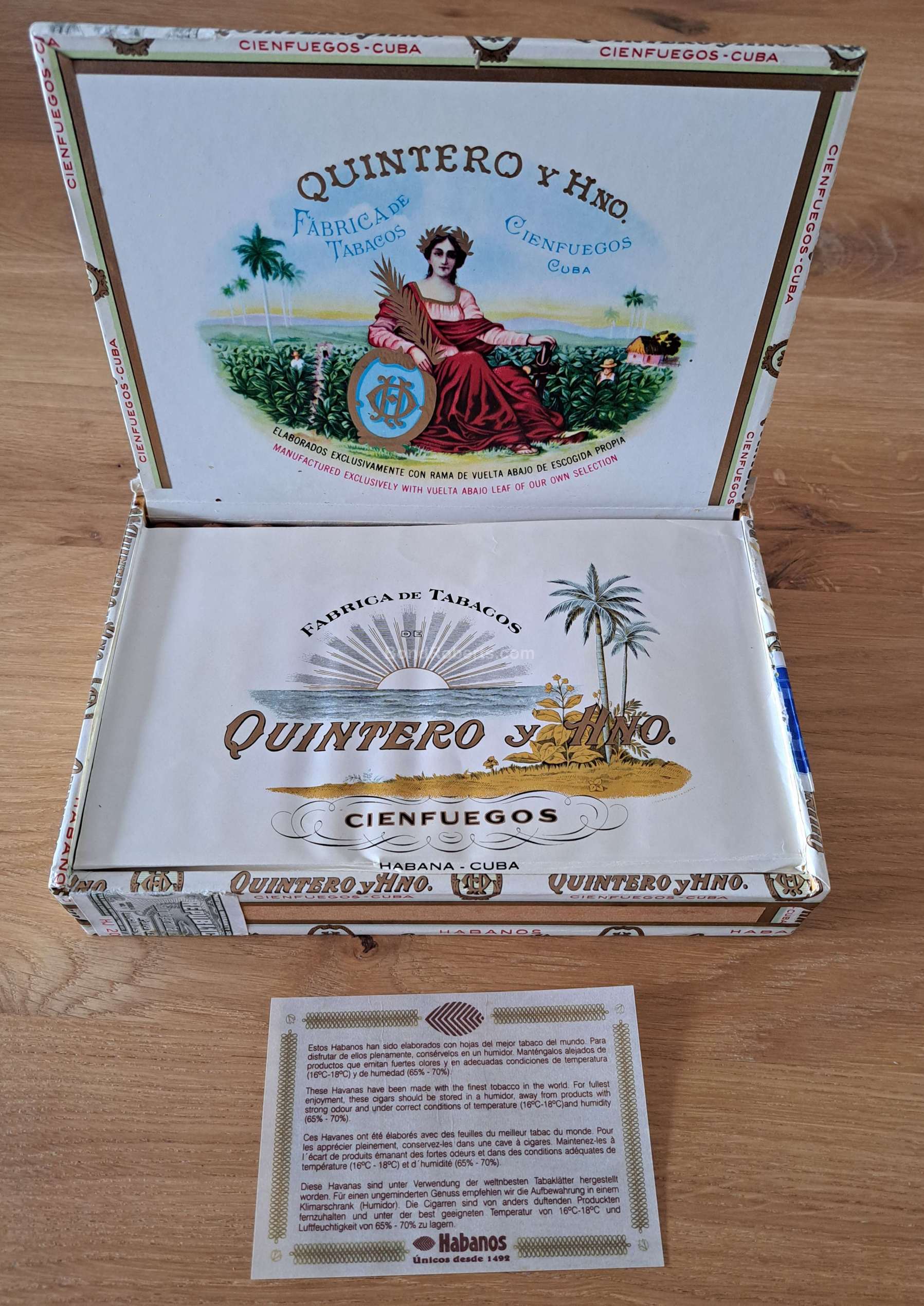Quintero Londres Extra 2005 Dress Box of 25 cigars 14461
