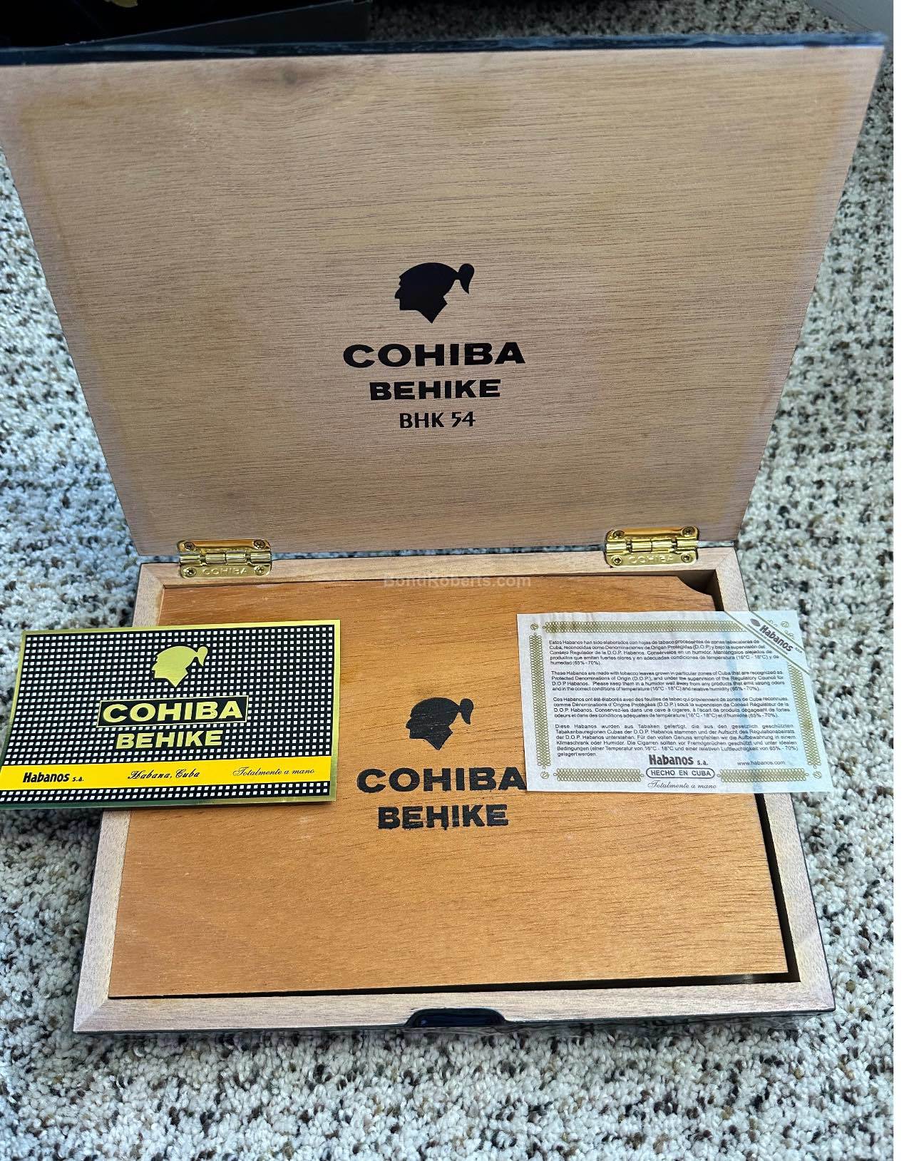 Cohiba BHK 54 2012 Black lacquered Boîte Nature Box of 10 cigars 16001