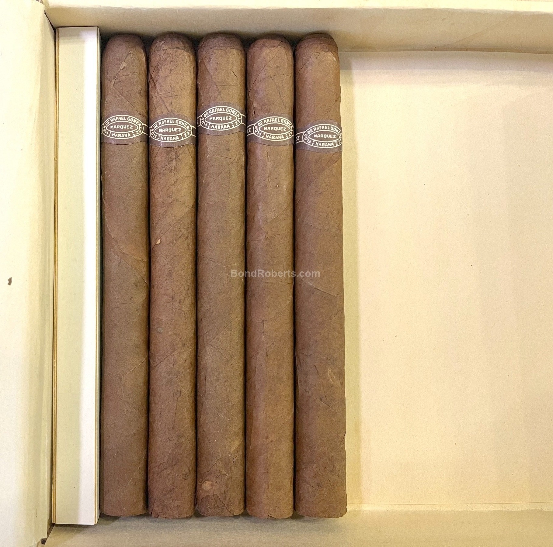 Rafael González Vitola B Dress Box of 25 cigars 38535