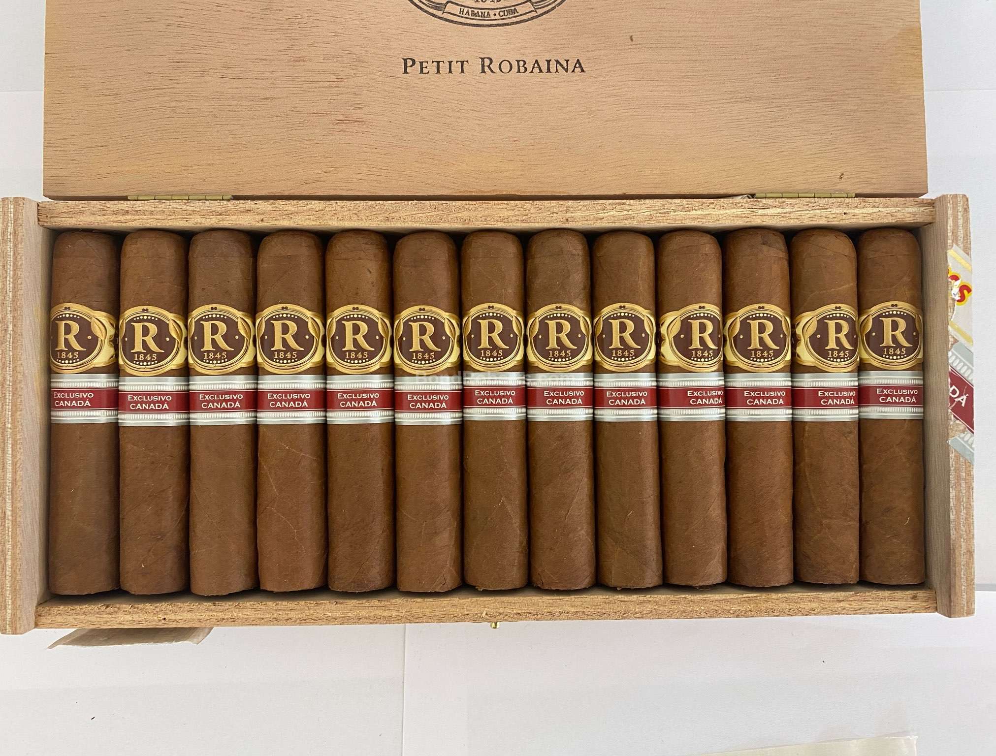 Vegas Robaina Petit Robaina Edición Regional Canadá 2009 Semi Boite ...