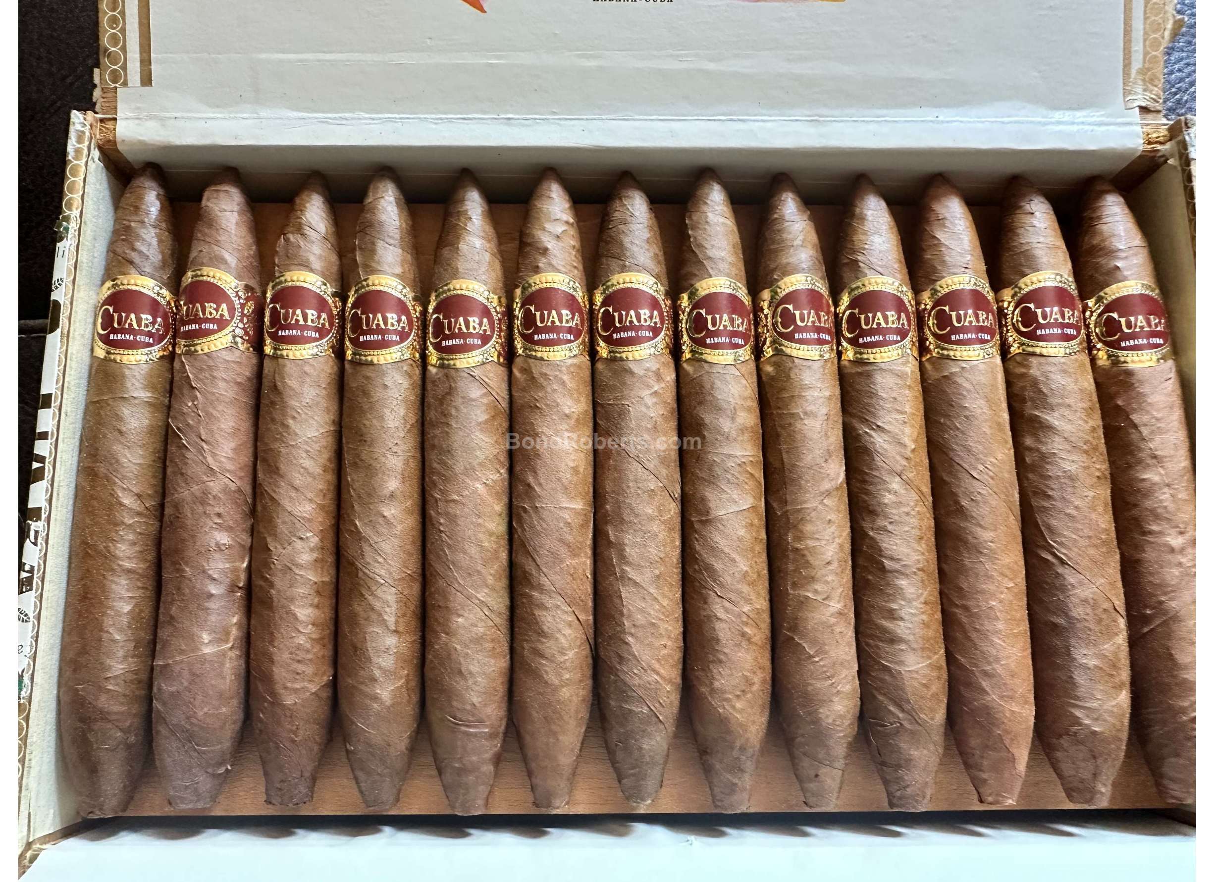 Cuaba Exclusivos 2002 Dress Box of 25 cigars 21338