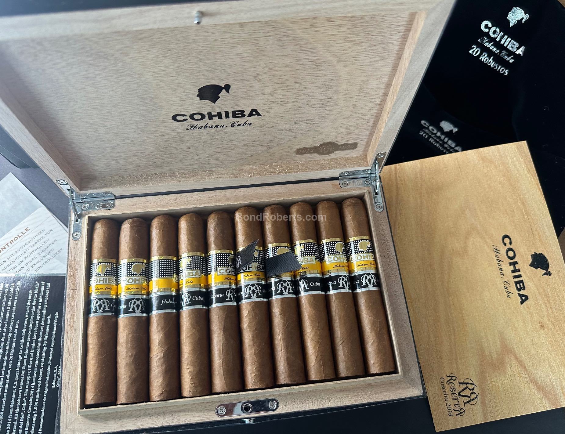 Cohiba Robustos Reserva Cosecha 2018 Black lacquered Boîte Nature Box of 20 cigars 25315