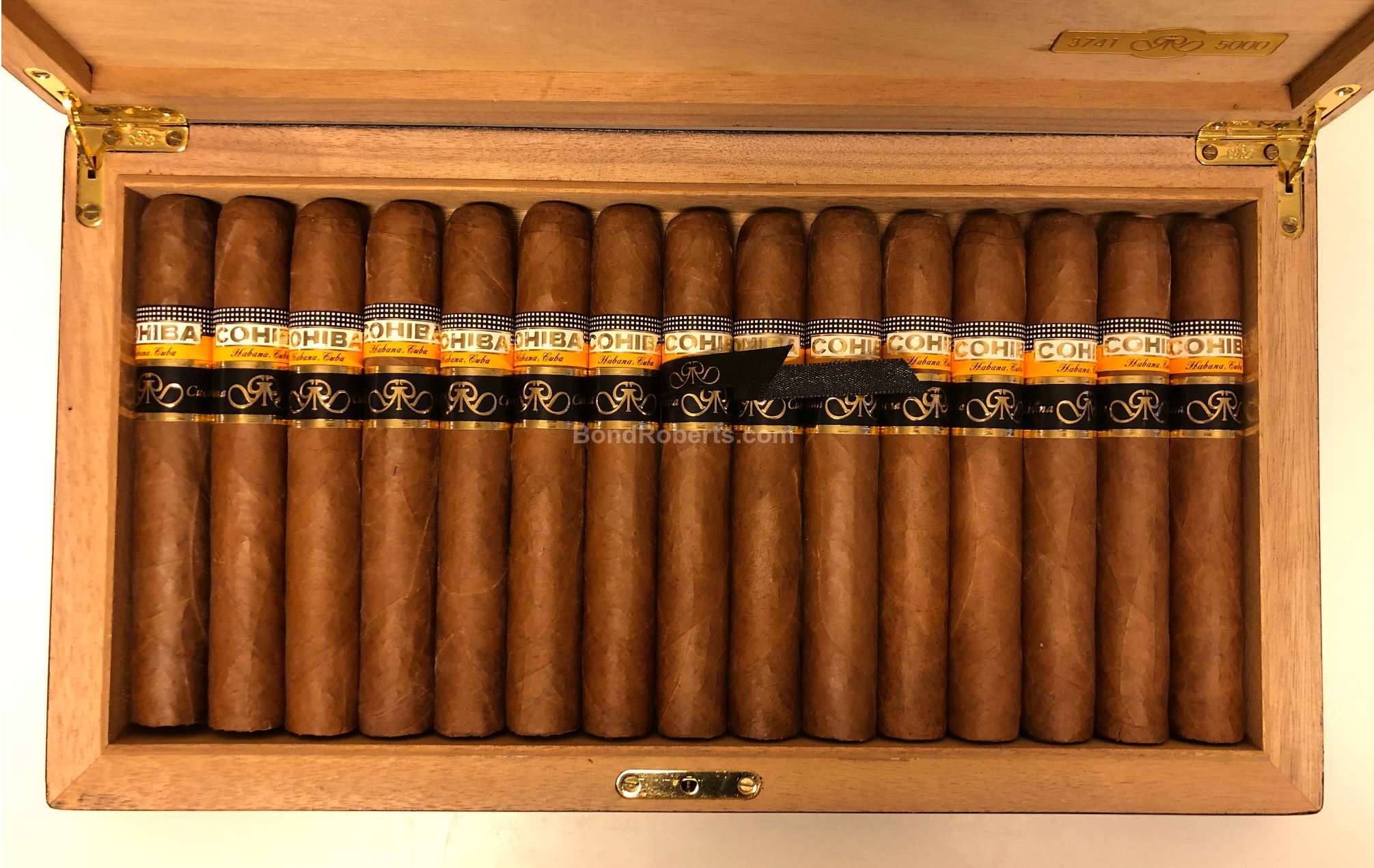 Cohiba Siglo VI Gran Reserva Cosecha 2009 Black lacquered Boîte Nature Box of 15 c 4360