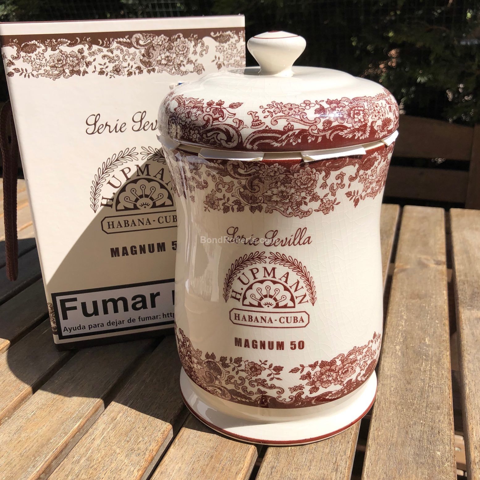 H. Upmann Magnum 50 Serie Sevilla Jar Ceramic Jar of 21 cigars 13200