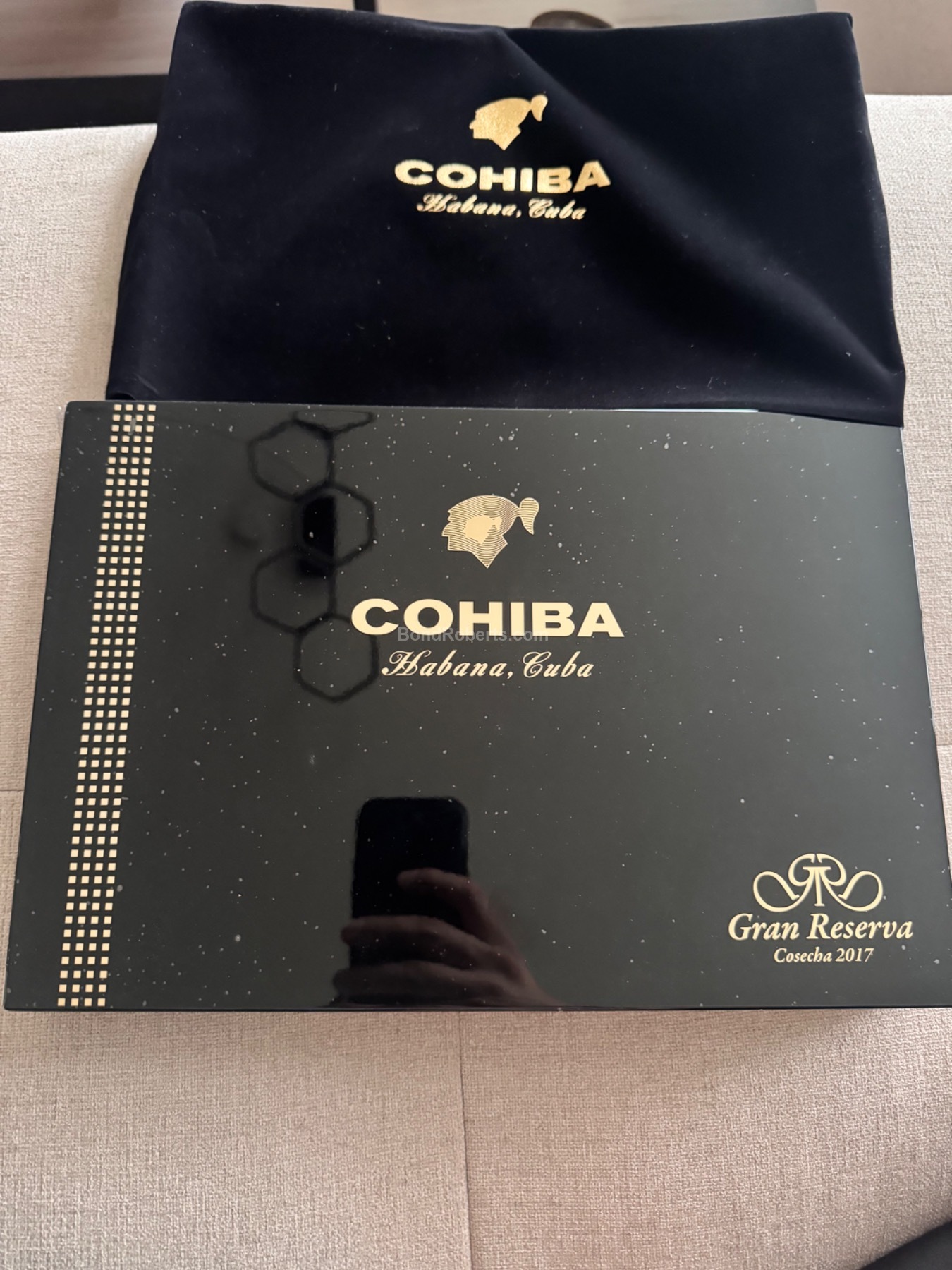 Cohiba Espléndidos Gran Reserva Cosecha 2024 Numbered black lacquered boîte nature box of 15 ...