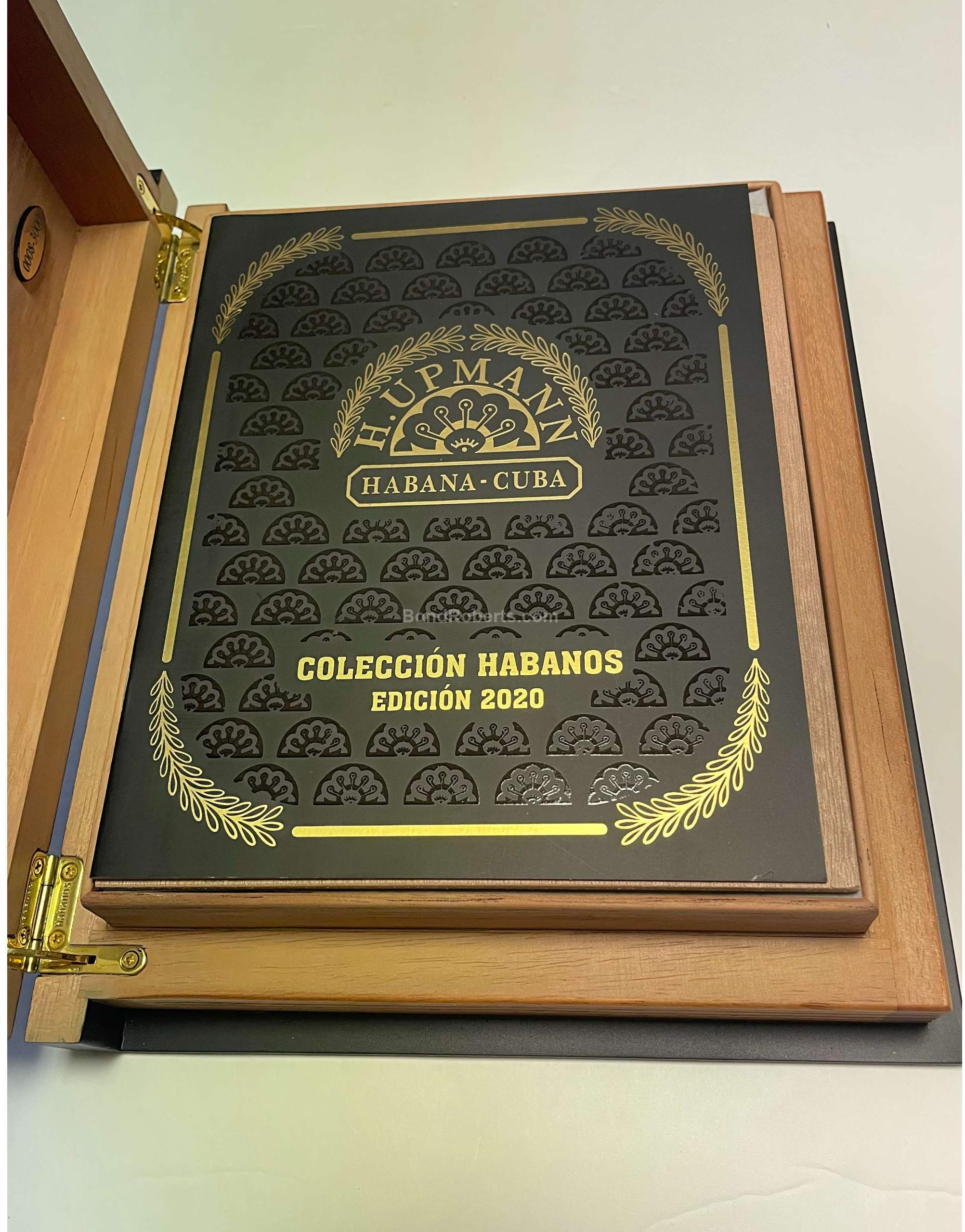 H. Upmann Super Magnum Colección Habanos 2021 Numbered book-shaped ...
