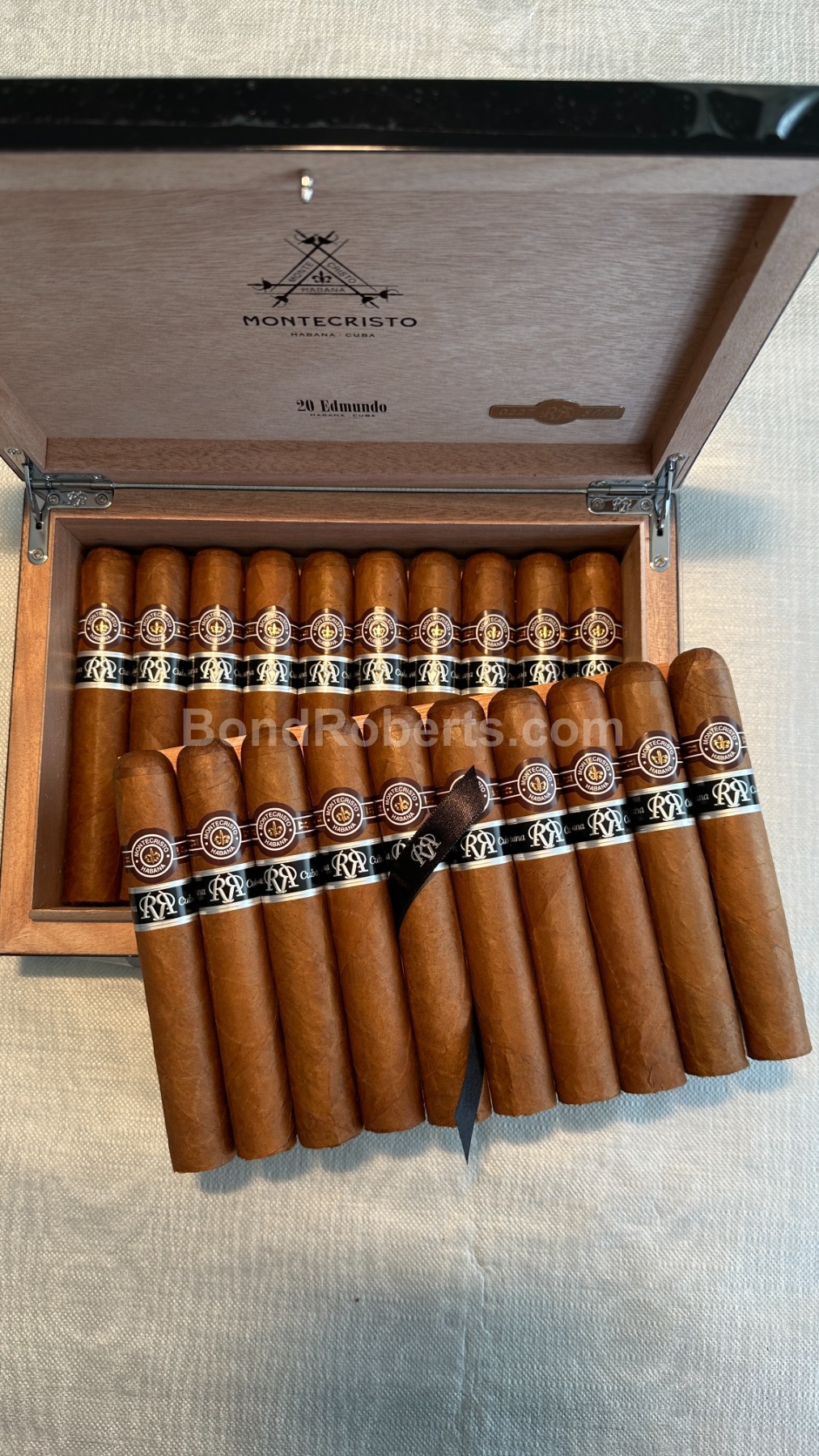 Montecristo Edmundo Reserva Cosecha 2022 Numbered luxury boîte nature box of 20 cigars 29218