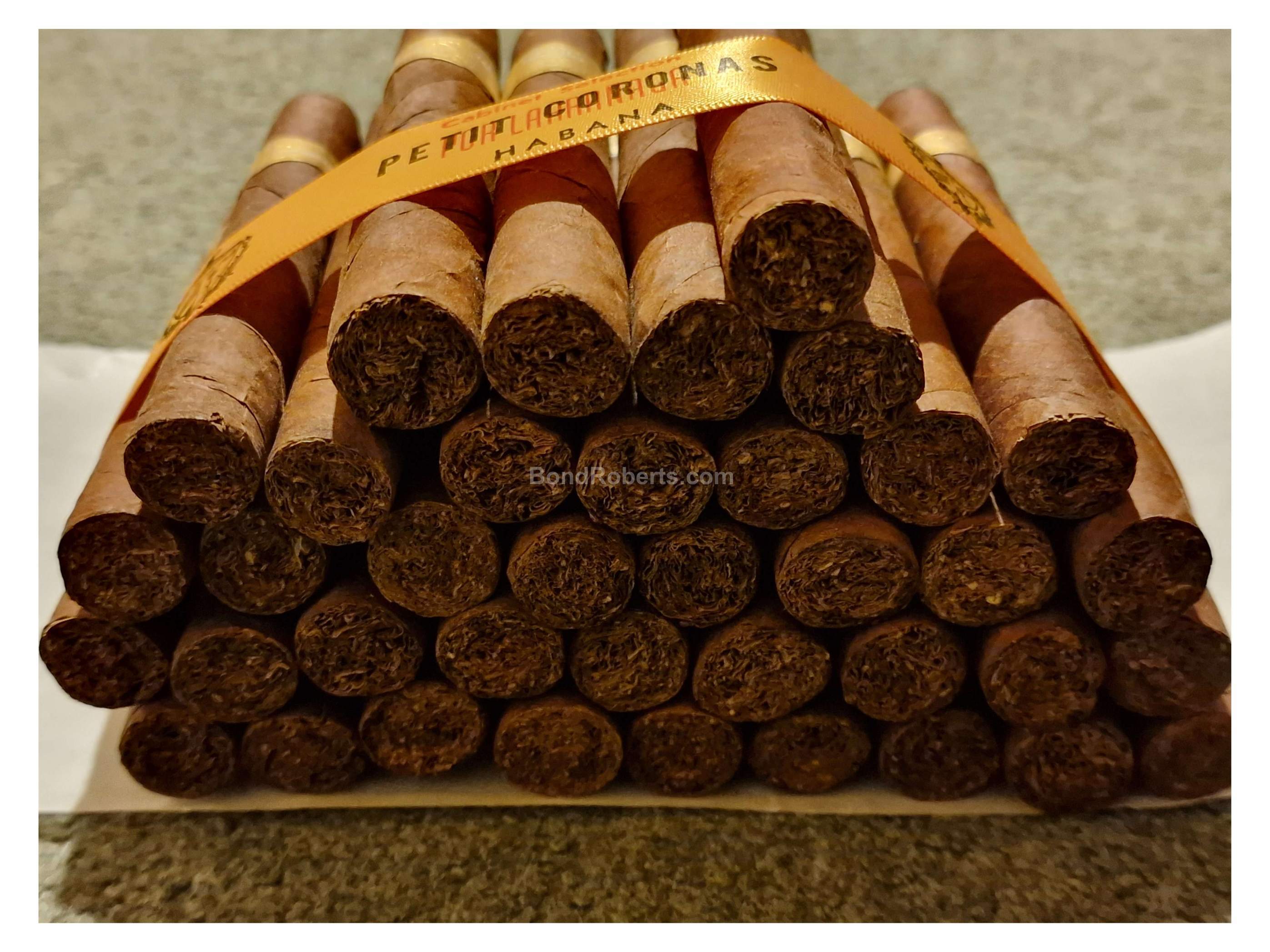 Por Larrañaga Petit Coronas 2017 Slide Lid Box of 50 cigars 18819