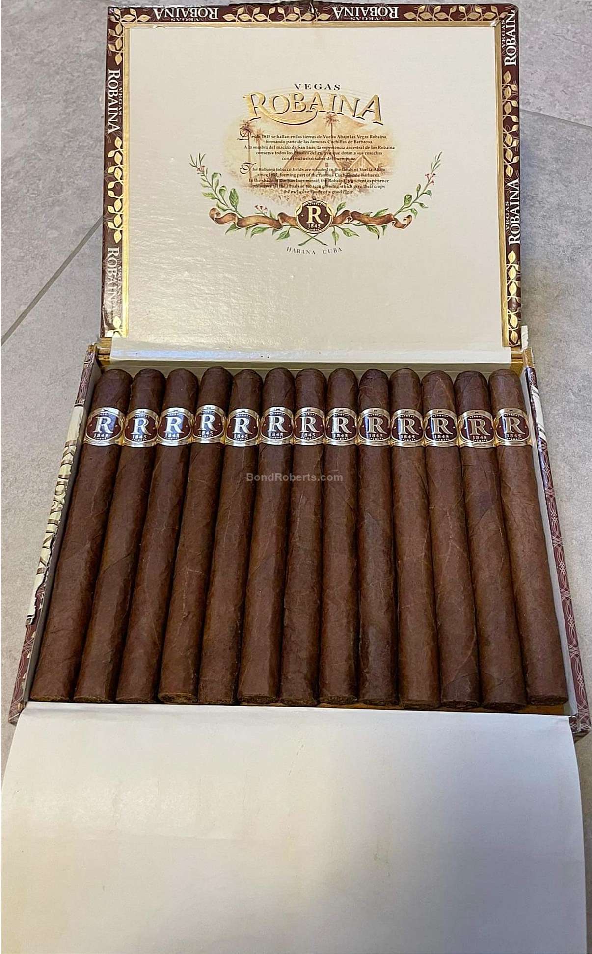 Vegas Robaina Clásicos 1999 Dress Box of 25 cigars 14376