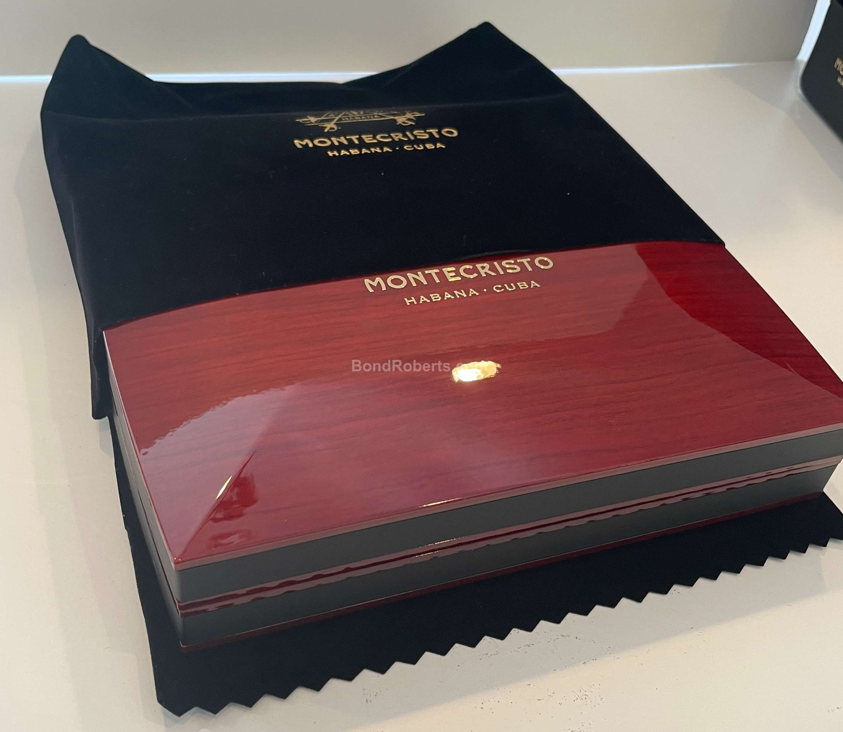 Montecristo Double Edmundo Travel Humidor 2020 Humidor of 10 cigars 14231