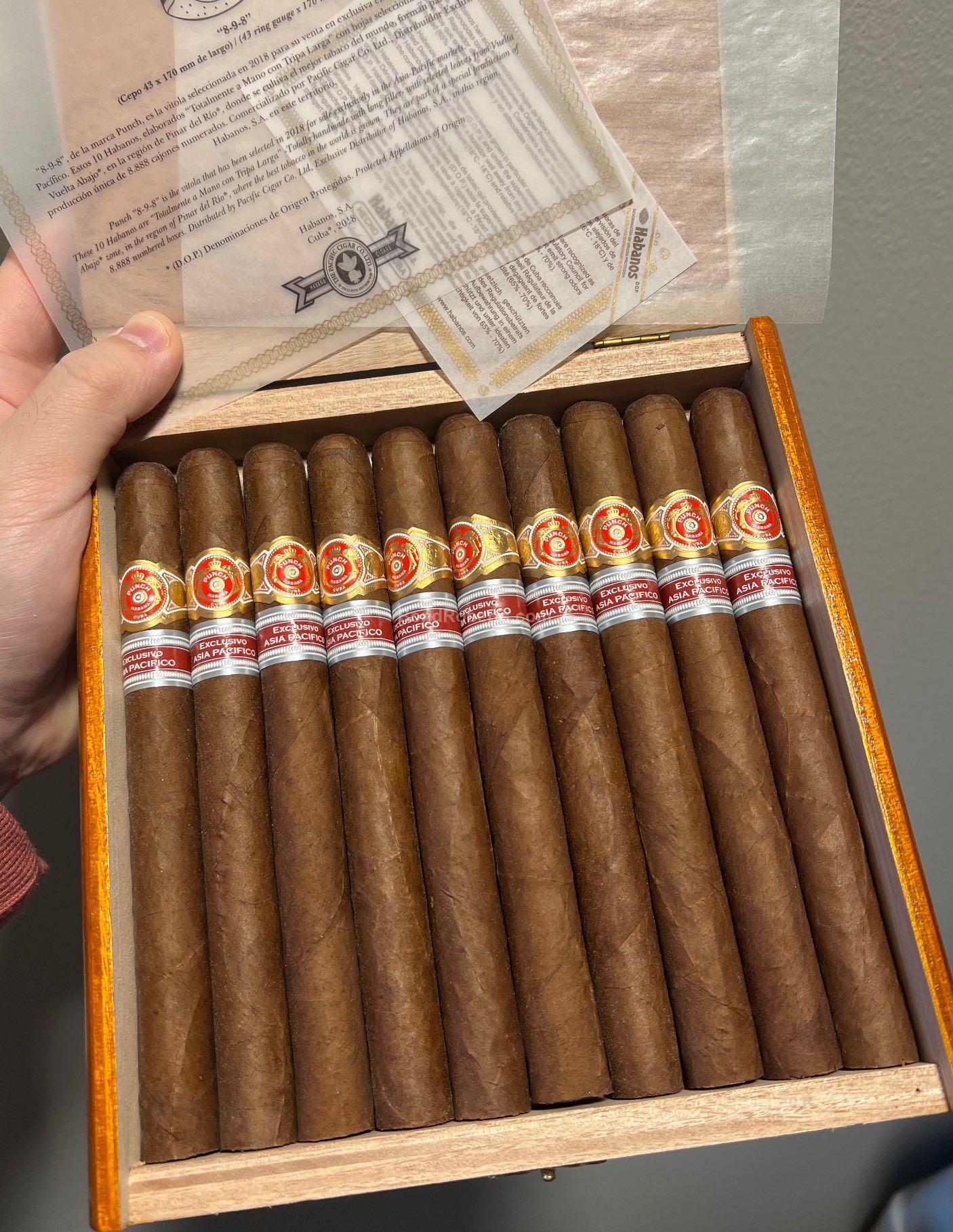 Punch 8-9-8 Edición Regional Asia Pacifico 2020 Numbered varnished semi ...