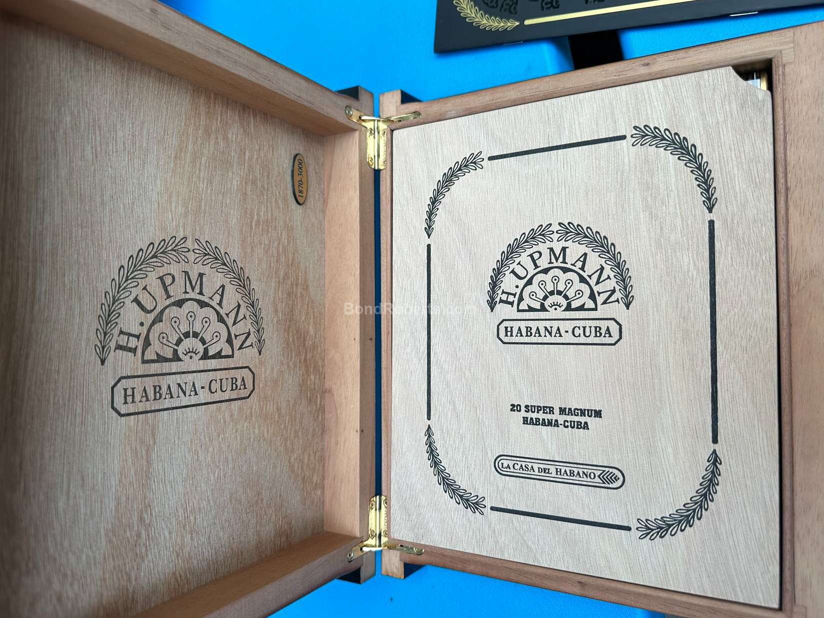 H. Upmann Super Magnum Colección Habanos 2023 Numbered book-shaped ...