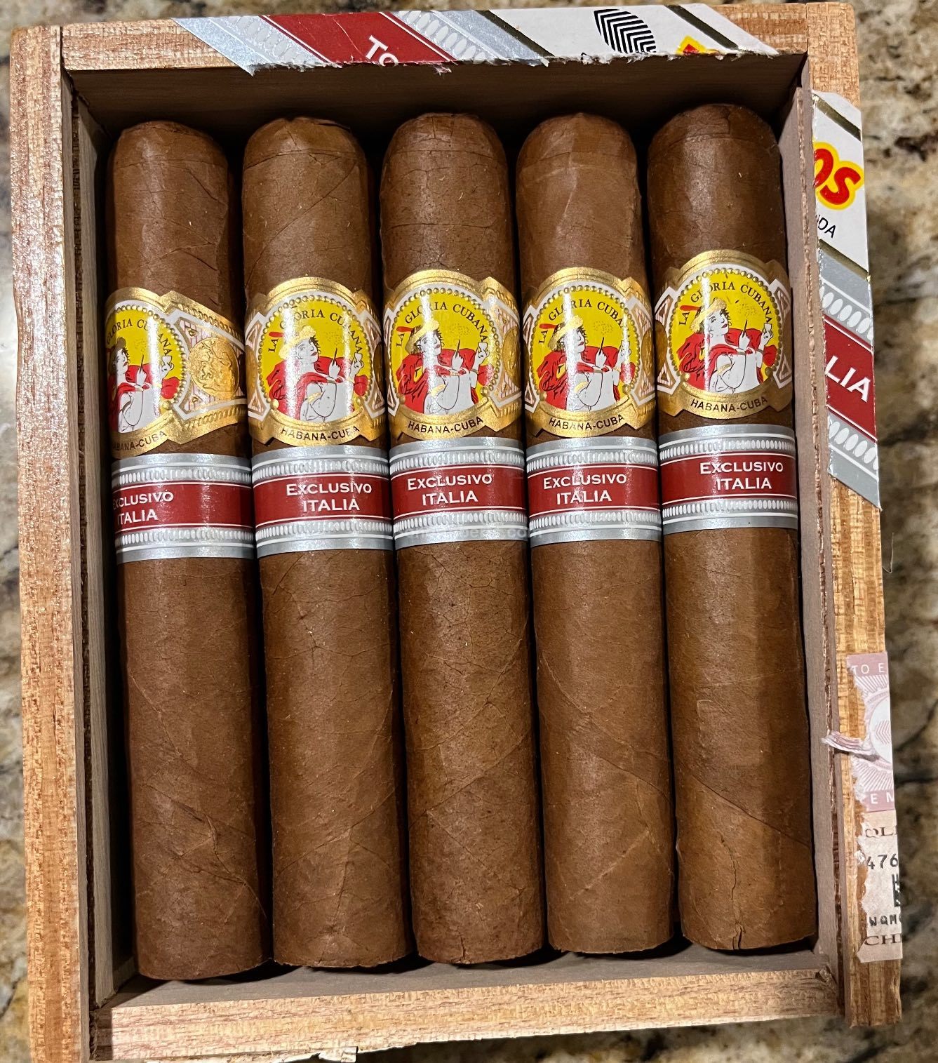 La Gloria Cubana Invictos Edición Regional Italia 2017 Varnished slide ...