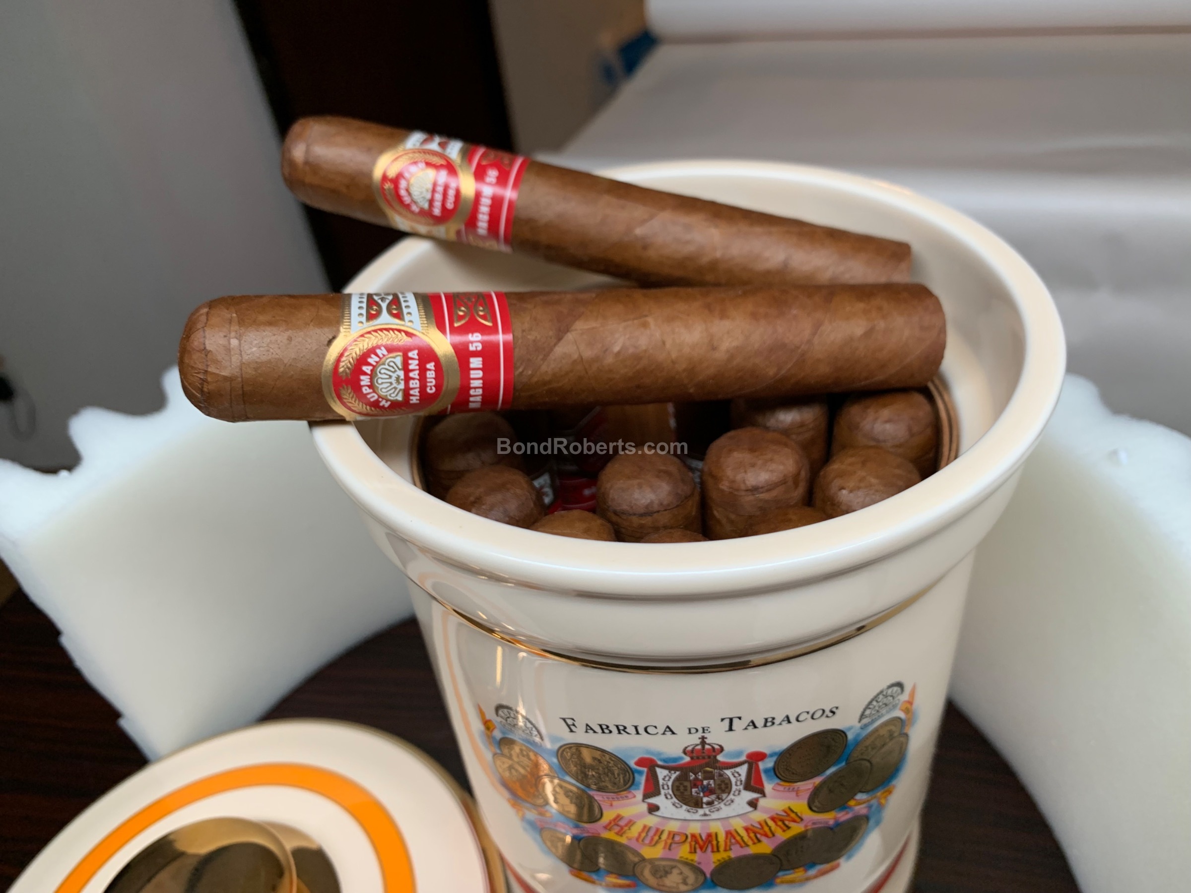 H. Upmann Magnum 56 Jarra H. Upmann Magnum 56 2021 Ceramic jar of 20 cigars 41948