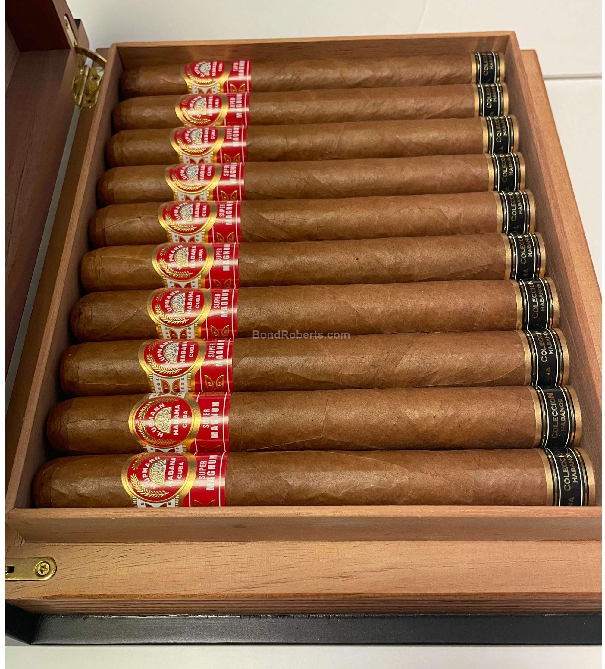 H. Upmann Super Magnum Colección Habanos 2021 Numbered book-shaped boîte nature box of 20 cigars ...