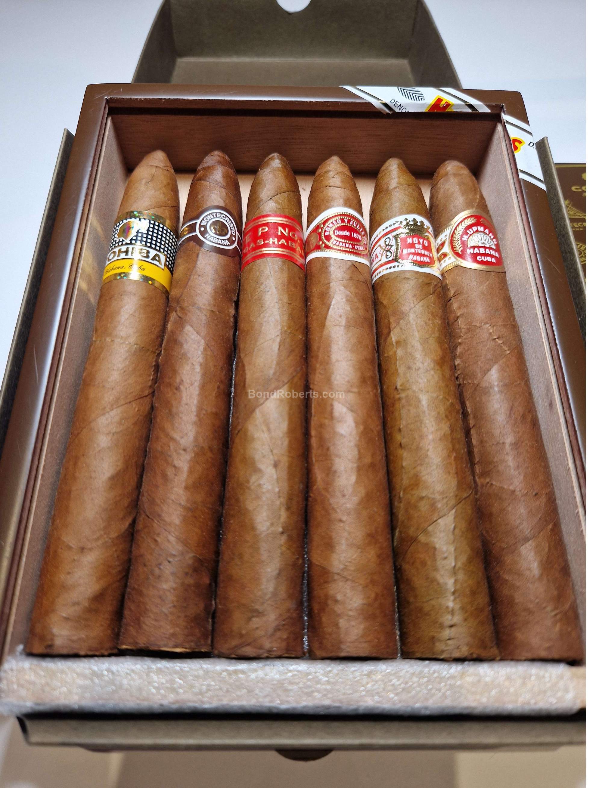 Habanos Pirámides Selección Pirámides 2019 Selection box of 6 cigars 22780