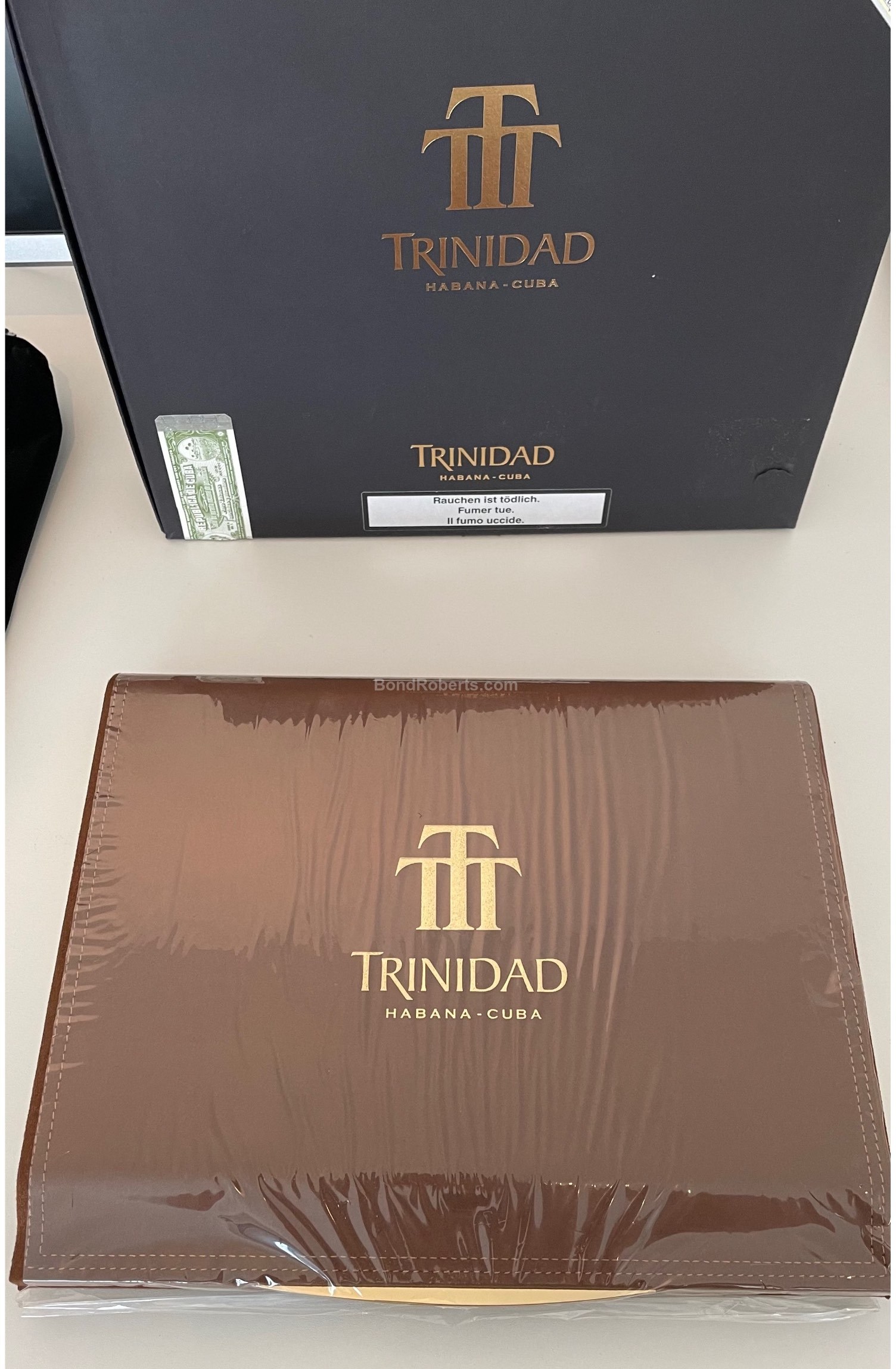 Trinidad Robustos Extra Travel Humidor 2022 Humidor of 14 cigars 17408