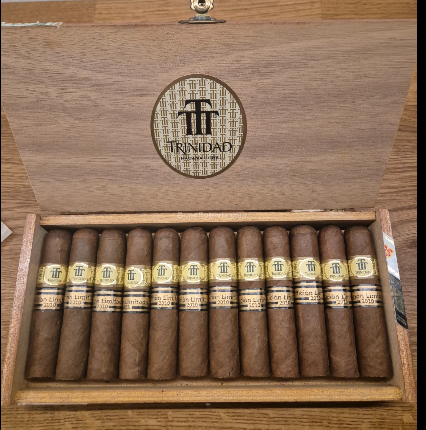 Trinidad Short Robustos T Edición Limitada 2010 Semi Boite Nature Box ...