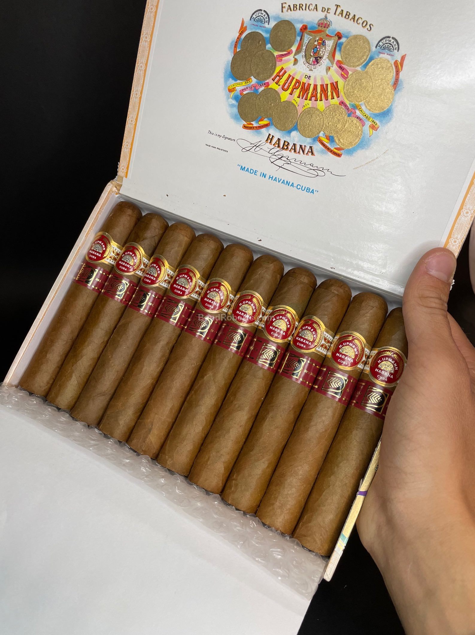 H. Upmann Royal Robusto LCDH Exclusivo 2019 Dress Box of 10 cigars 20355