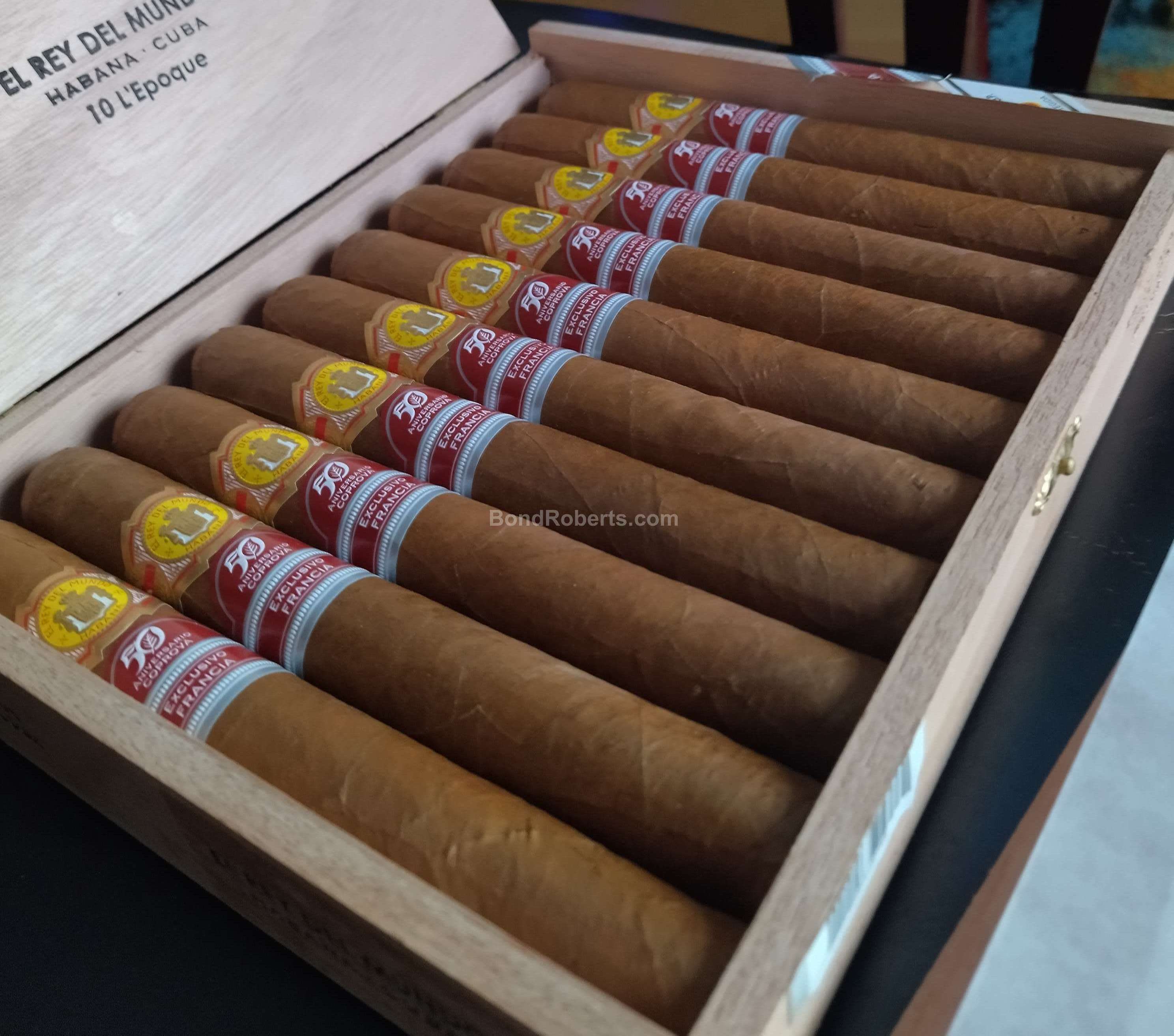 El Rey del Mundo L'Epoque Edición Regional Francia 2021 Numbered dress ...