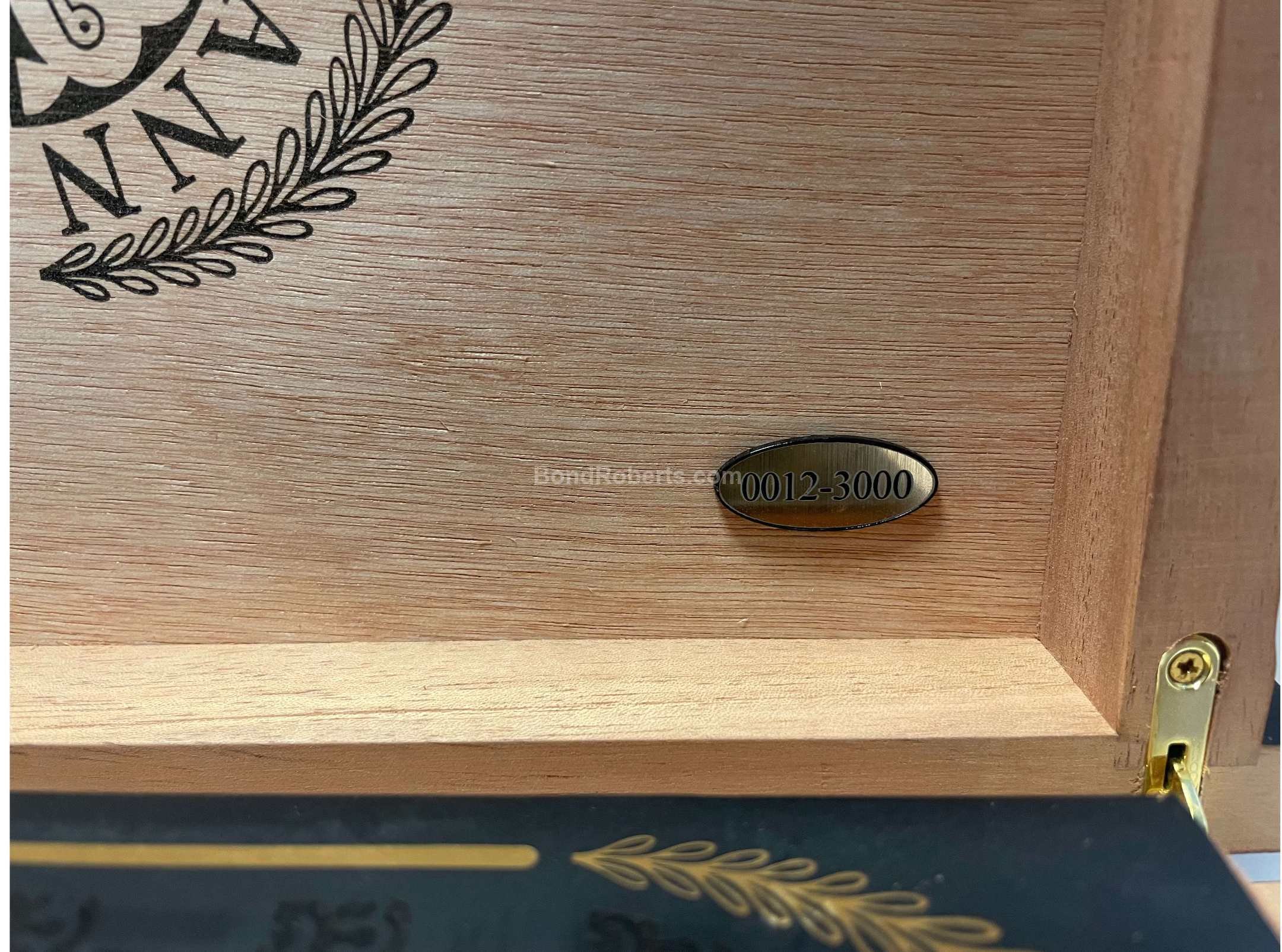 H. Upmann Super Magnum Colección Habanos 2021 Numbered book-shaped ...