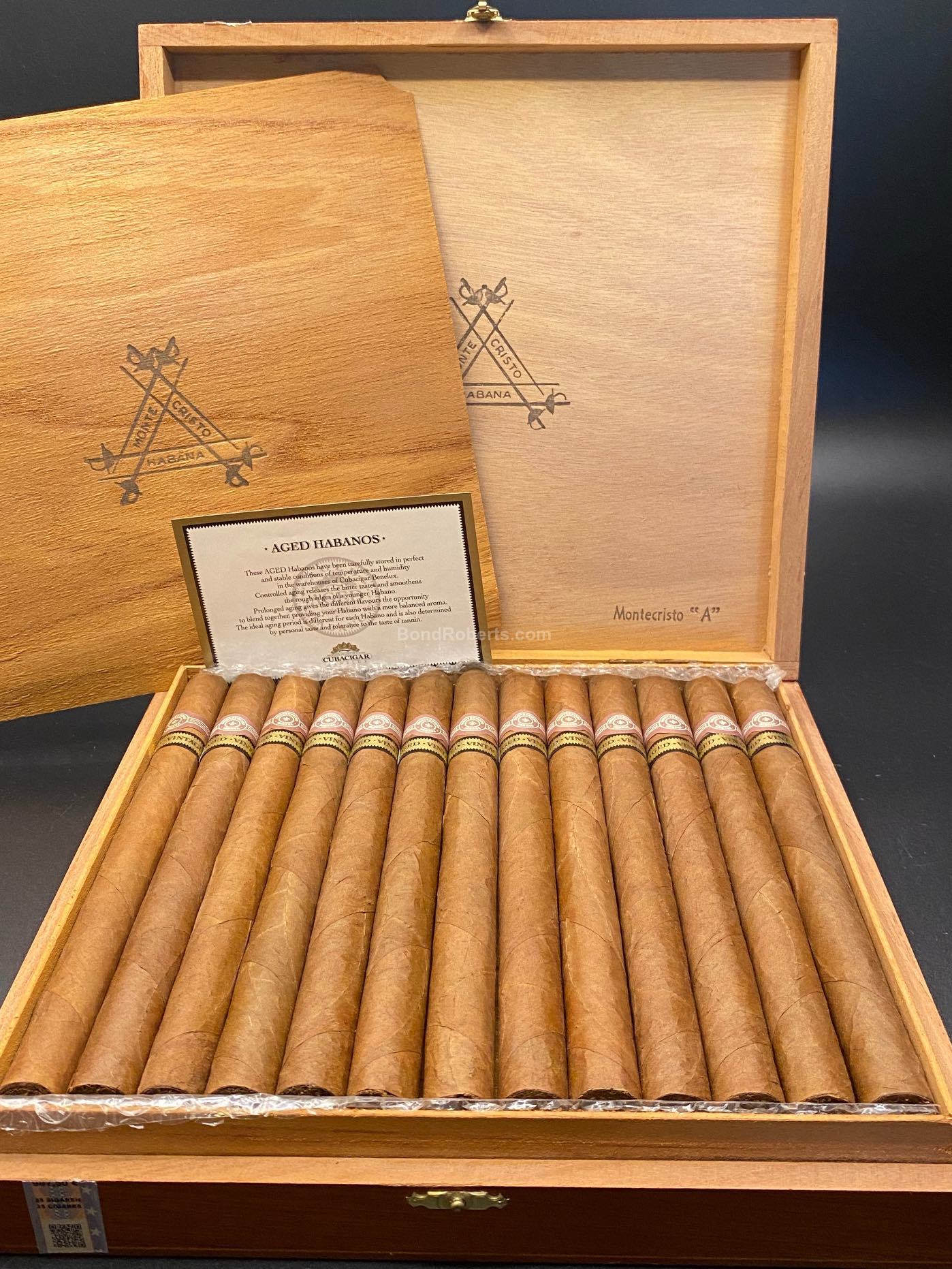 Montecristo Montecristo A 2001 Varnished Cabinet of 25 cigars 14114