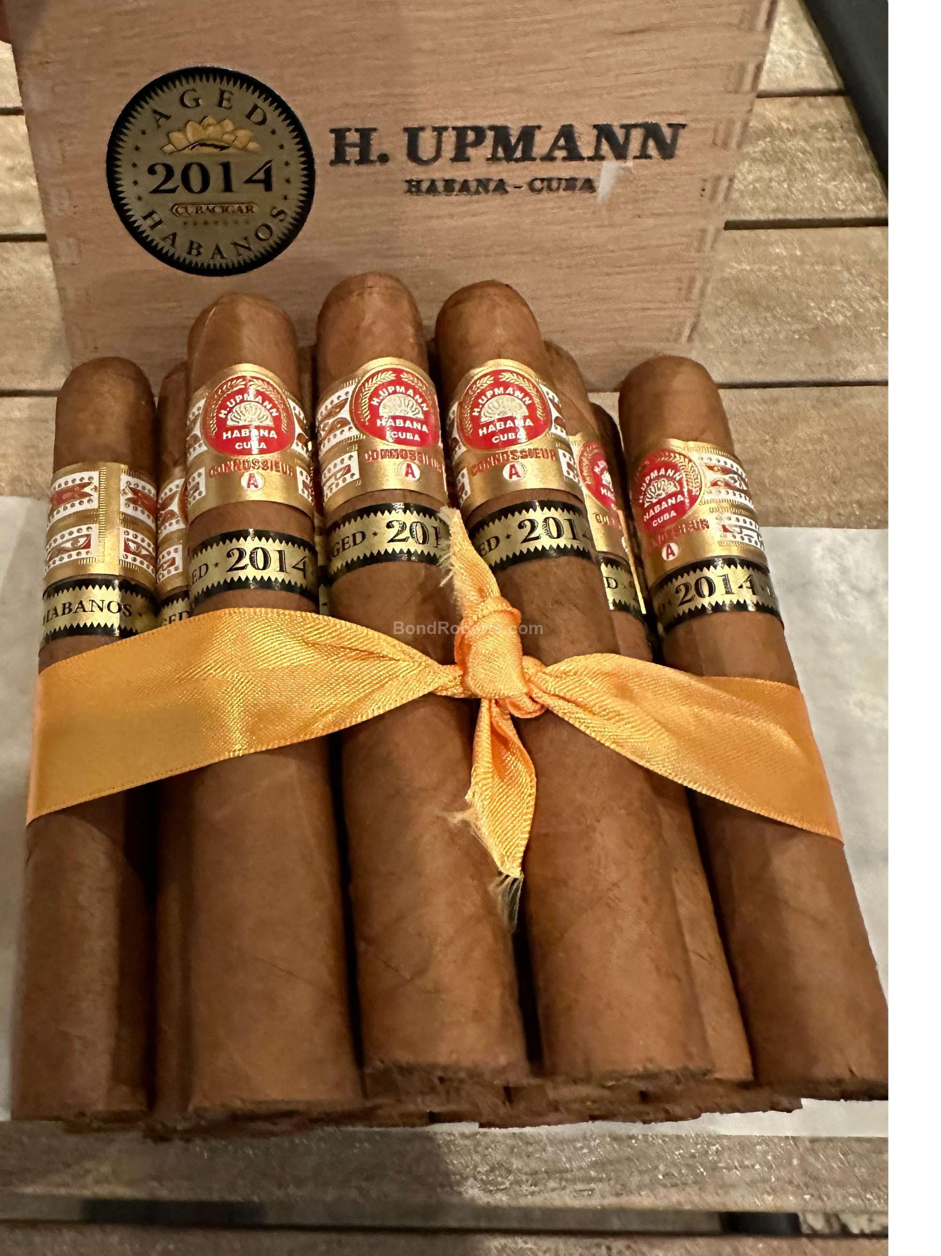 H. Upmann Connossieur A Especialista en Habanos Exclusivo 2014 Slide Lid Box of 25 cigars 19977
