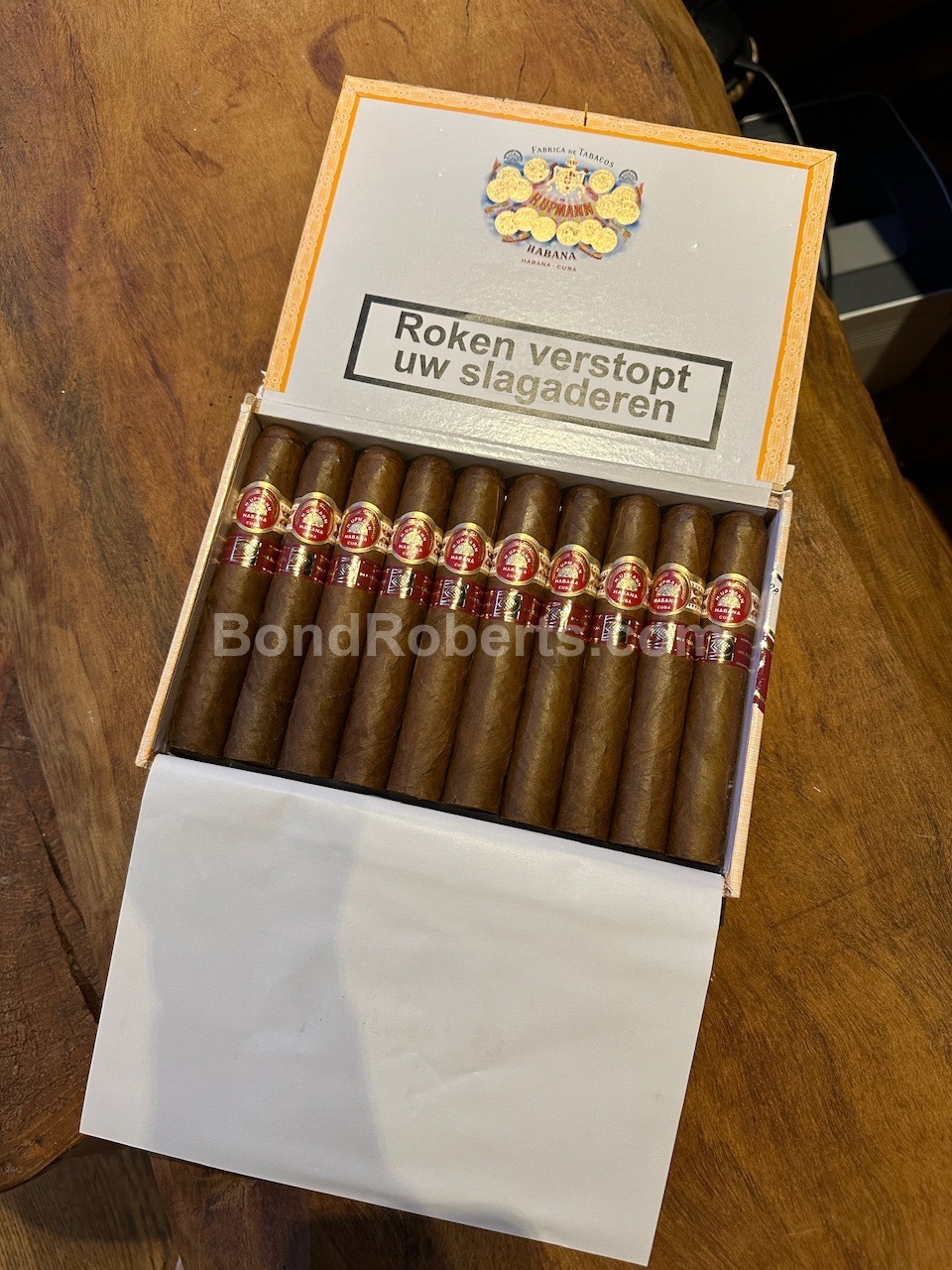 H. Upmann Royal Robusto LCDH Exclusivo 2023 Dress Box of 10 cigars 27098