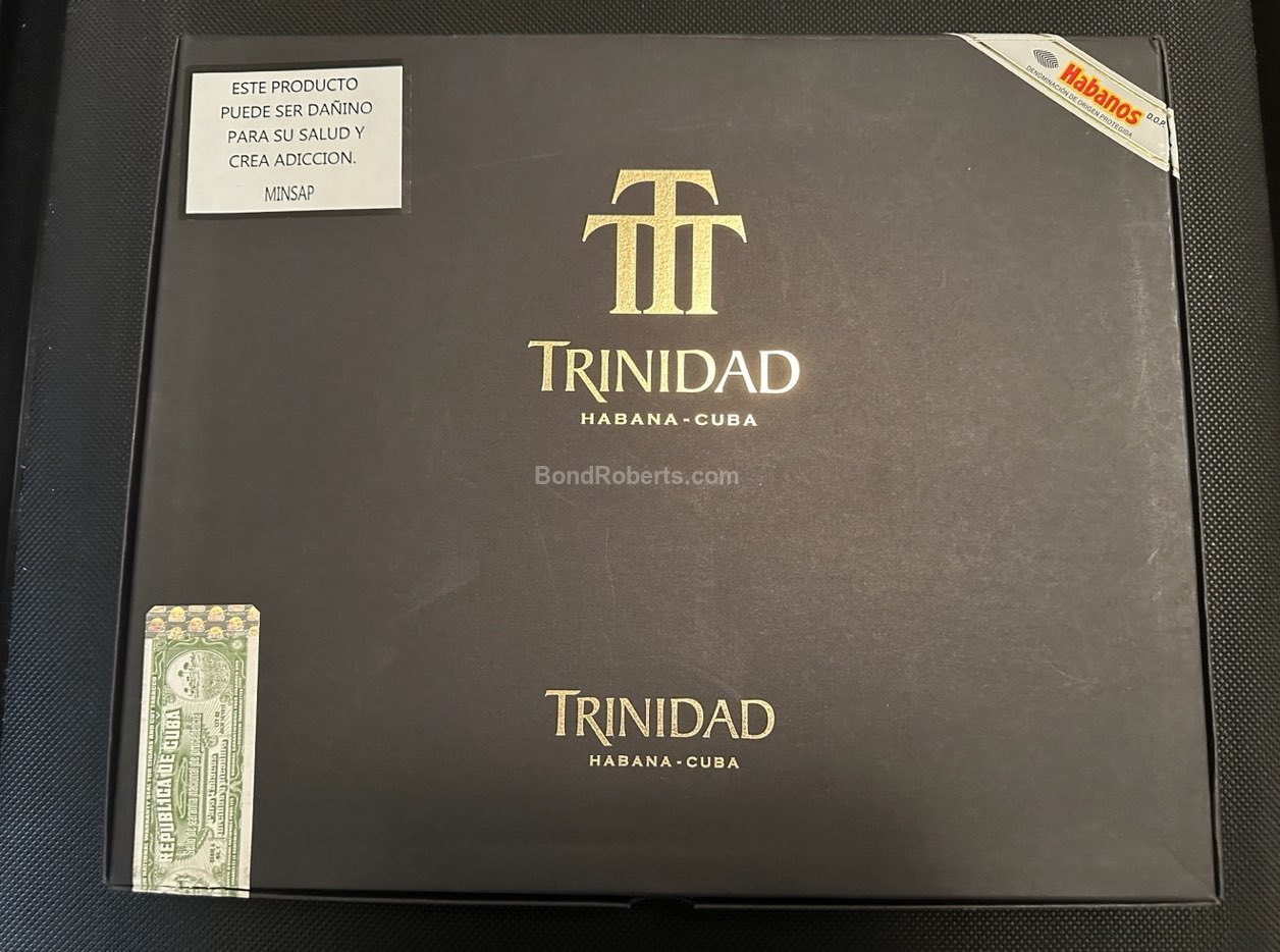 Trinidad Robustos Extra Travel Humidor 2021 Humidor of 14 cigars 24094