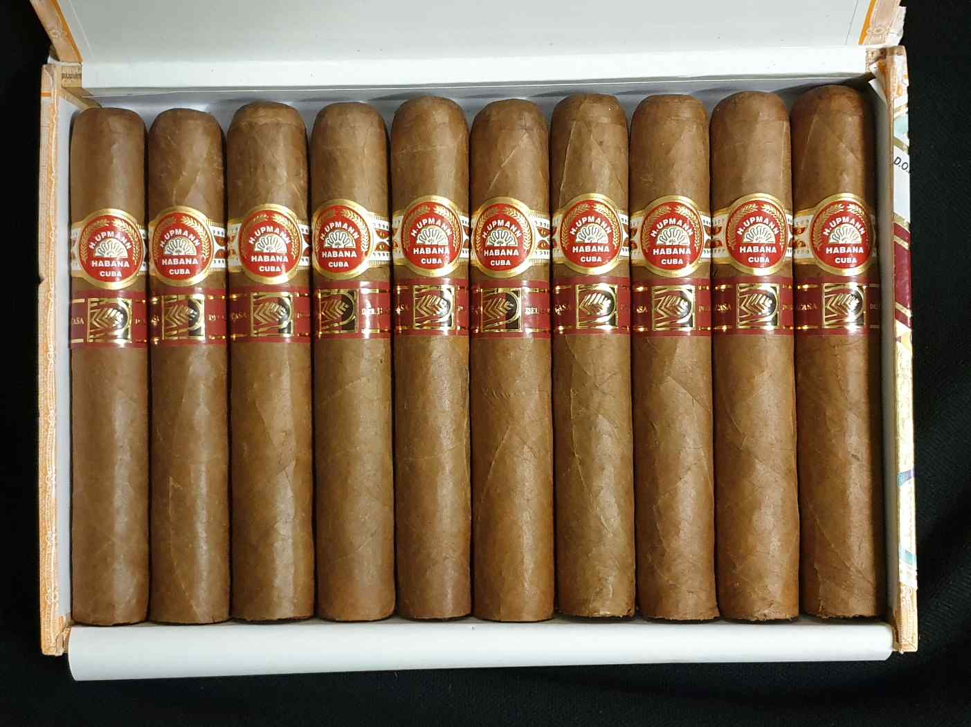 H. Upmann Royal Robusto LCDH Exclusivo 2015 Dress Box of 10 cigars 1214