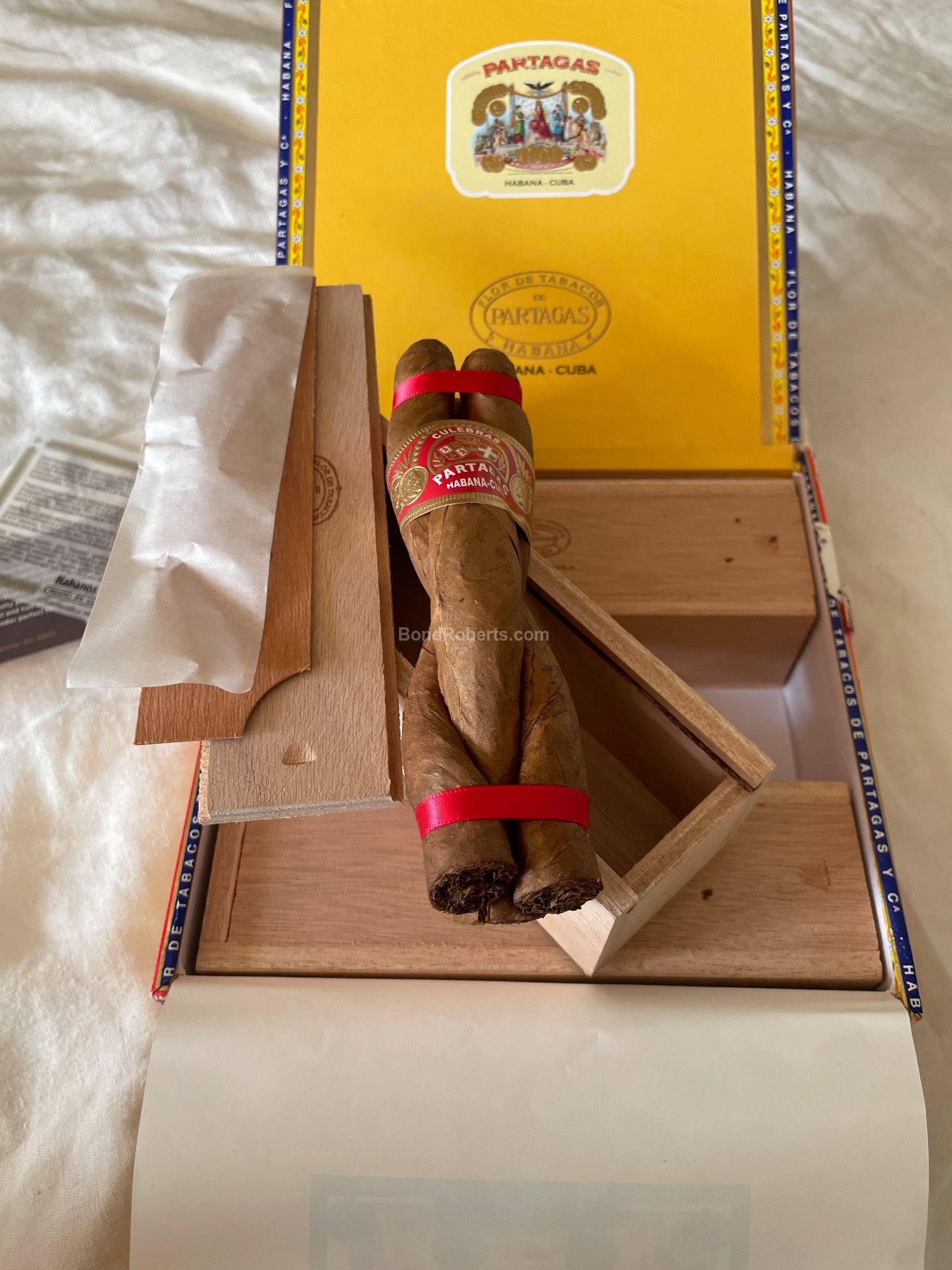 Partagás Culebras LCDH Exclusivo 2023 Dress Box of 9 cigars in 3 slide ...